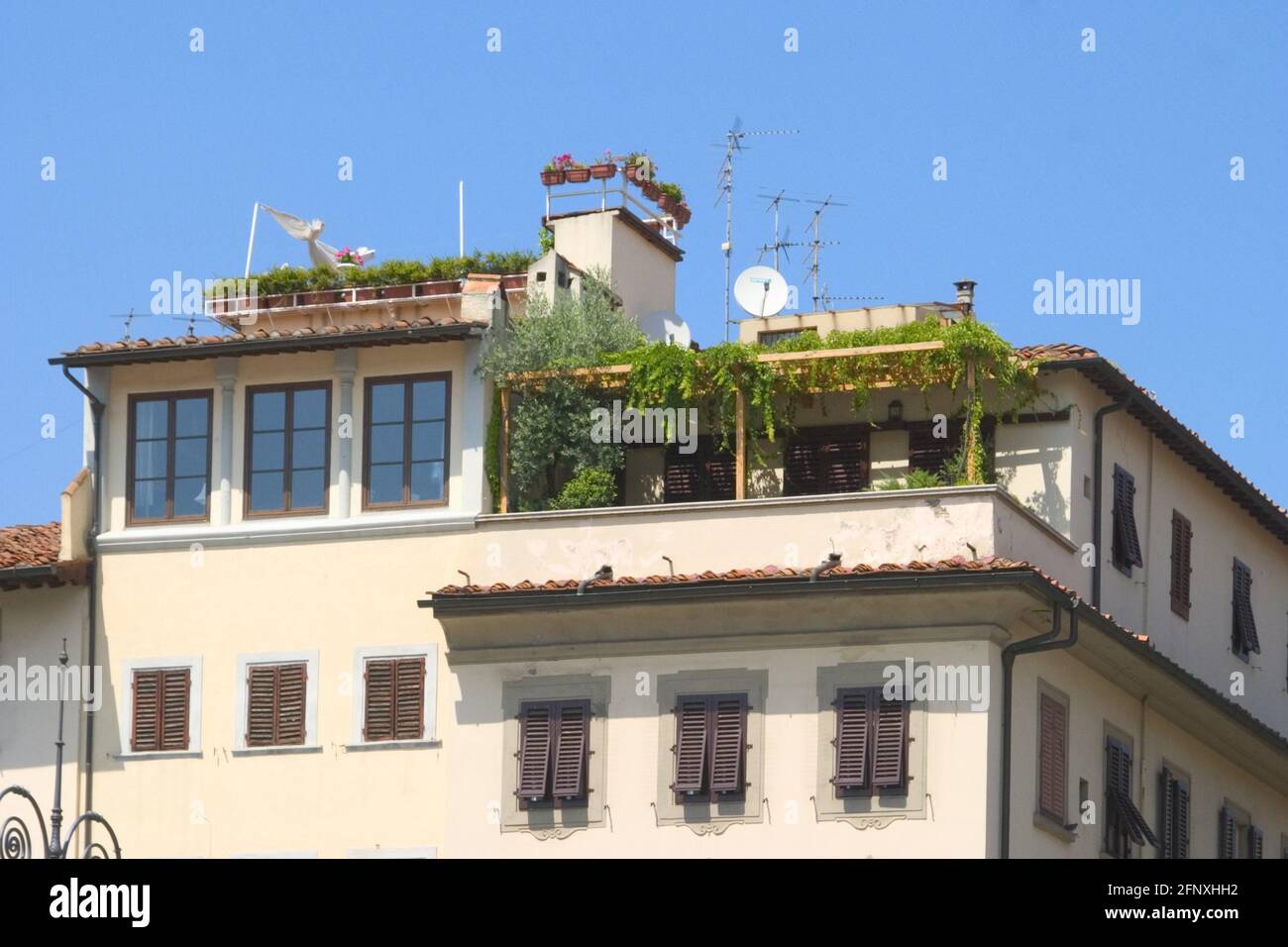 European balcony hi-res stock photography and images - Alamy