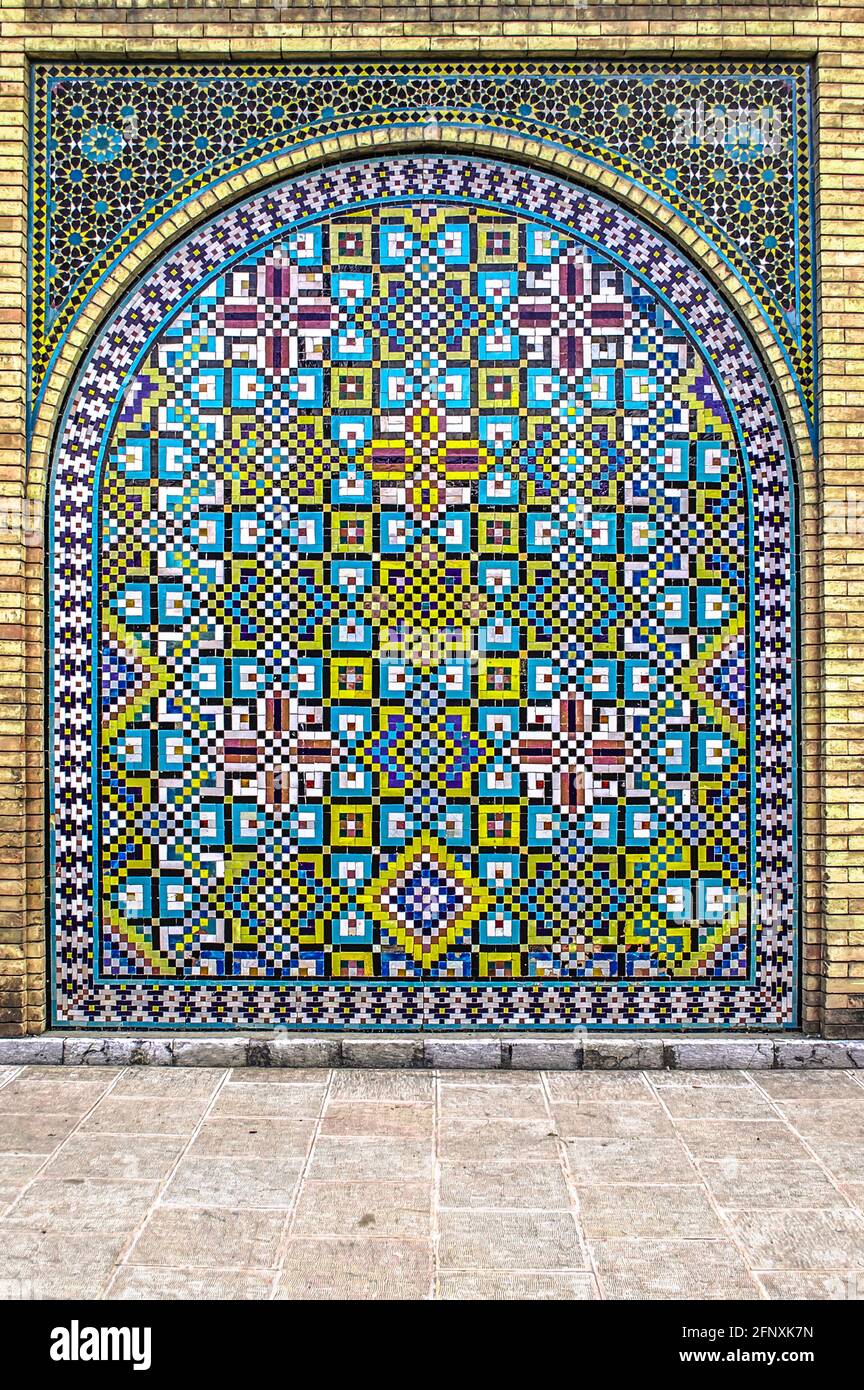 Tile with niche design hi-res stock photography and images - Alamy