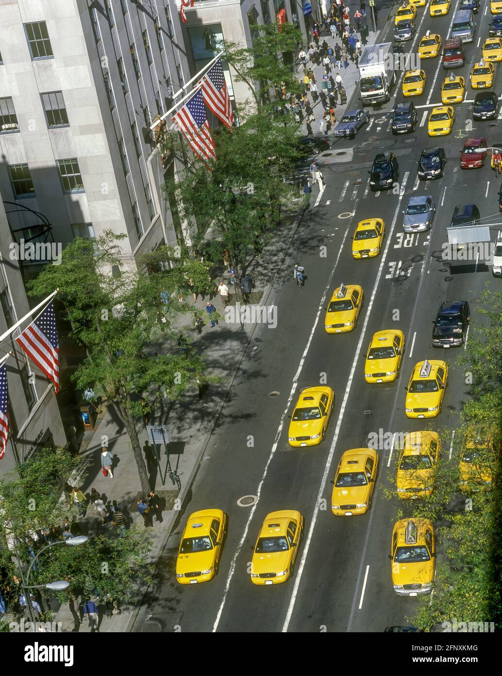 2005 HISTORICAL ABOVE YELLOW TAXI CABS FIFTH AVENUE MIDTOWN MANHATTAN ...