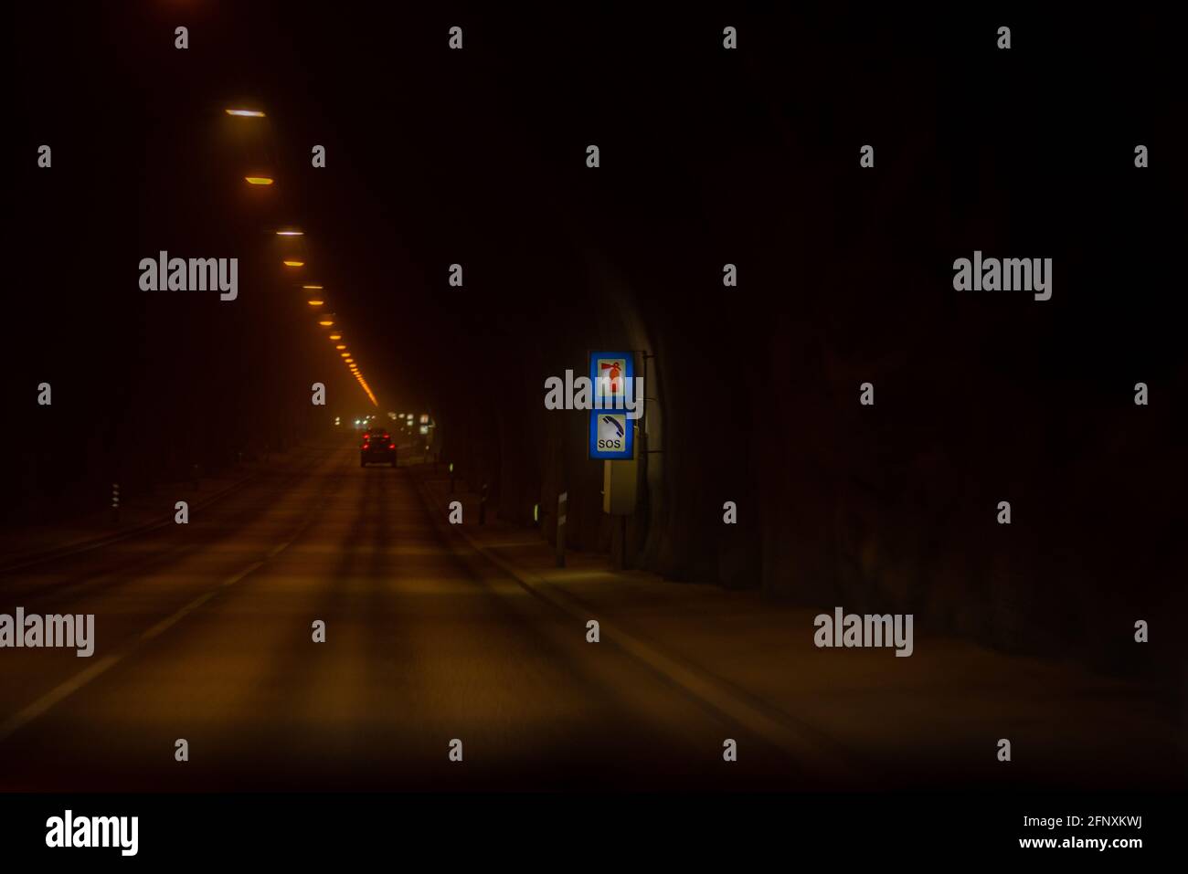 Warm lighting hi-res stock photography and images - Alamy