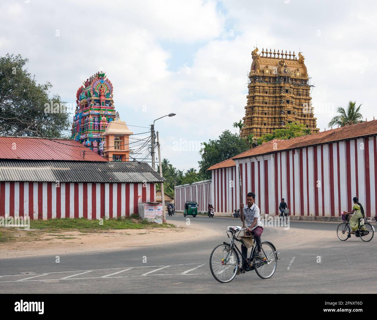 Muthu Vinayagar and Nallur Kandaswamy Hindu Temples on Kovil Road ...