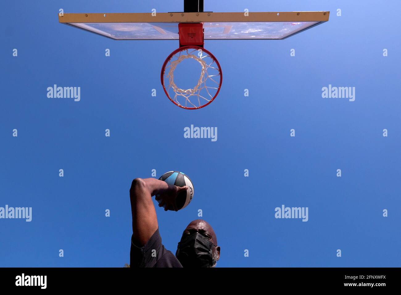 Michael cooper lakers hi-res stock photography and images - Alamy