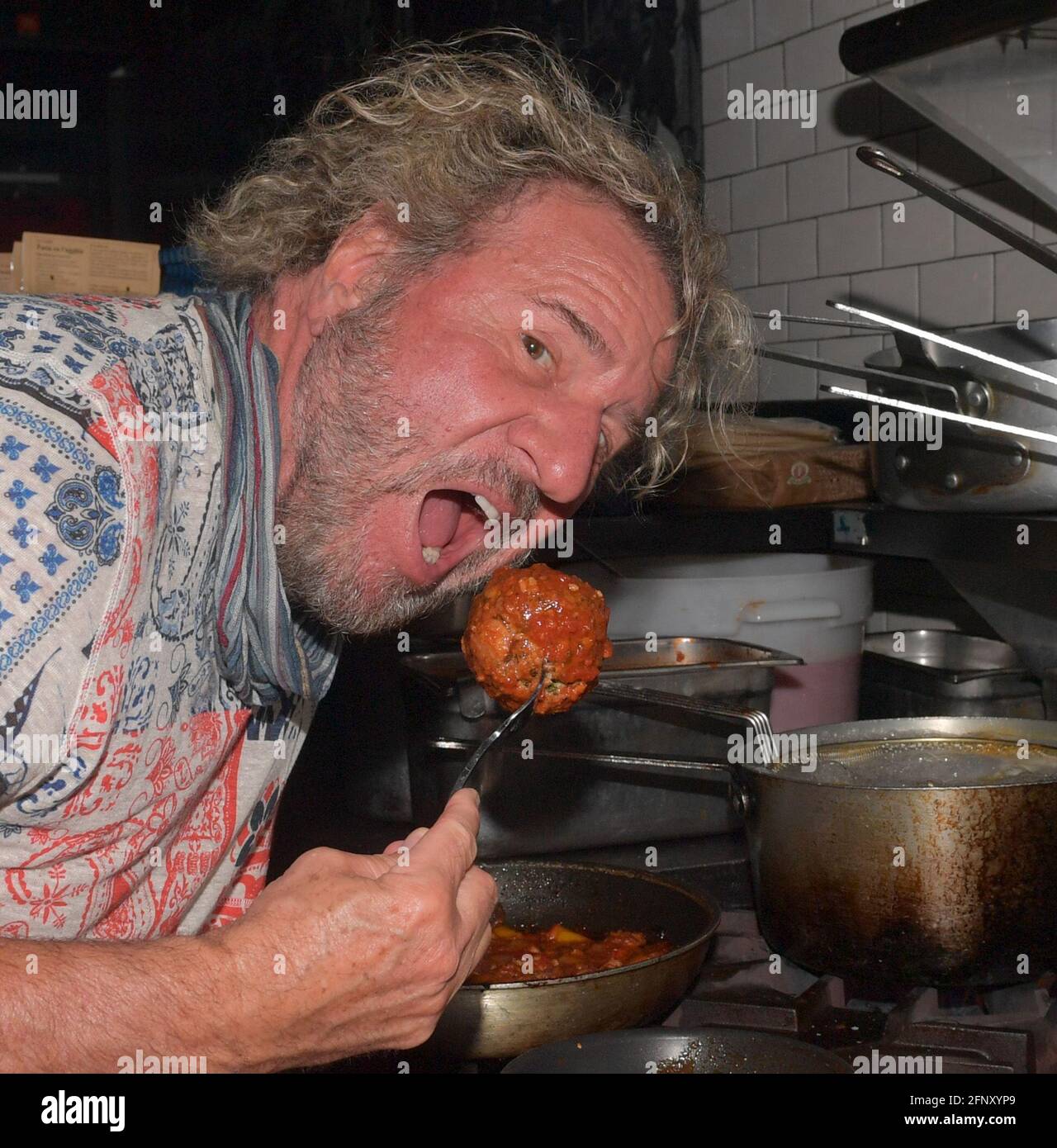 Italian actor cooking hi-res stock photography and images - Alamy