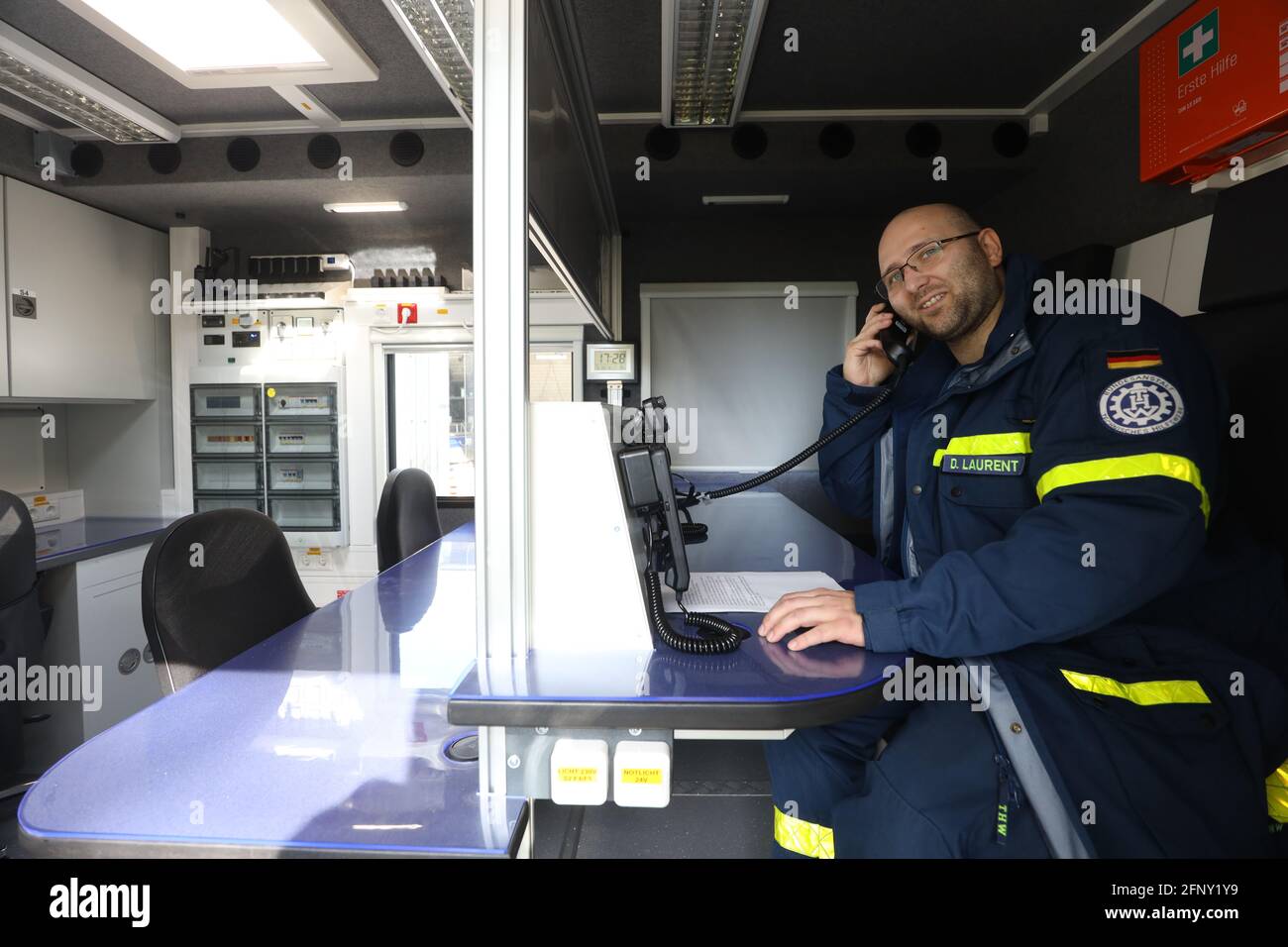 Telecommunicator hi-res stock photography and images - Alamy