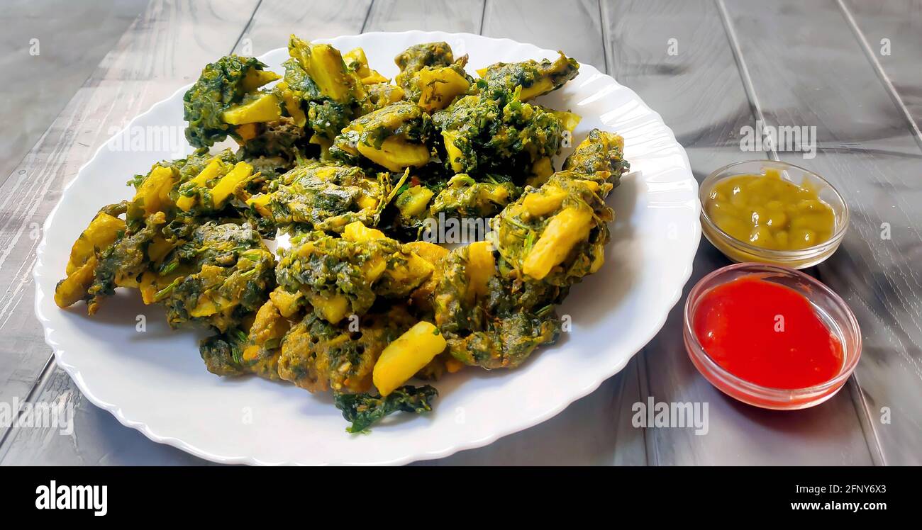 Spinach & potato Pakoras with sauce, An extremely delicious and mouth ...
