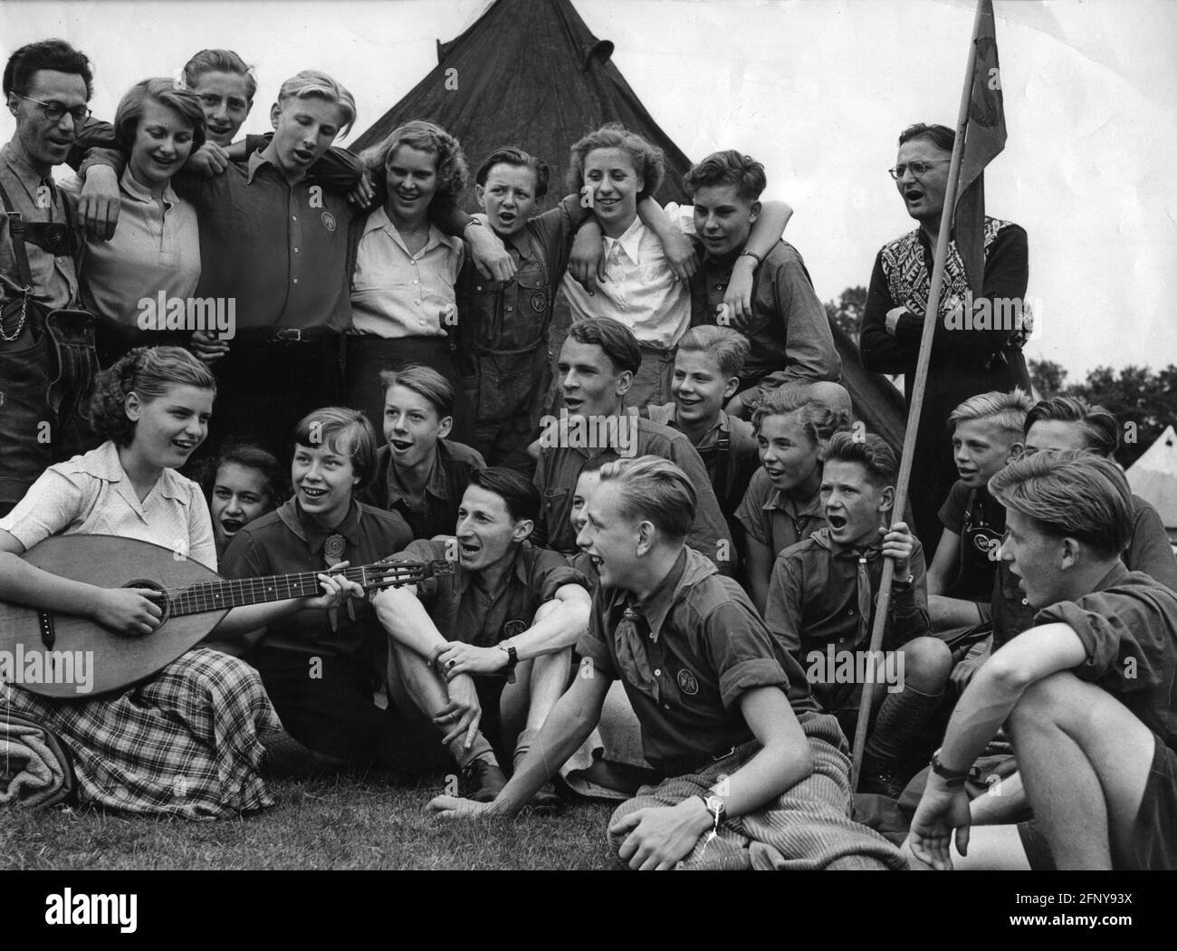 Boy scouts britain hi-res stock photography and images - Alamy