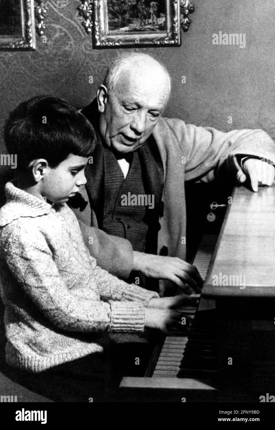 Strauss, Richard, 11.6.1864 - 8.9.1949, German composer, half length ...