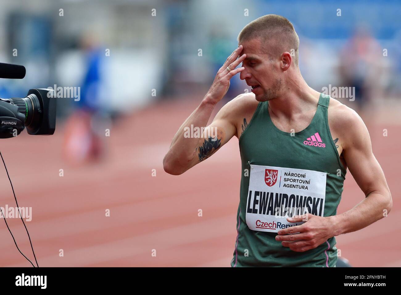 Polish middle-distance runner Marcin Lewandowski won men's 1500 m ...