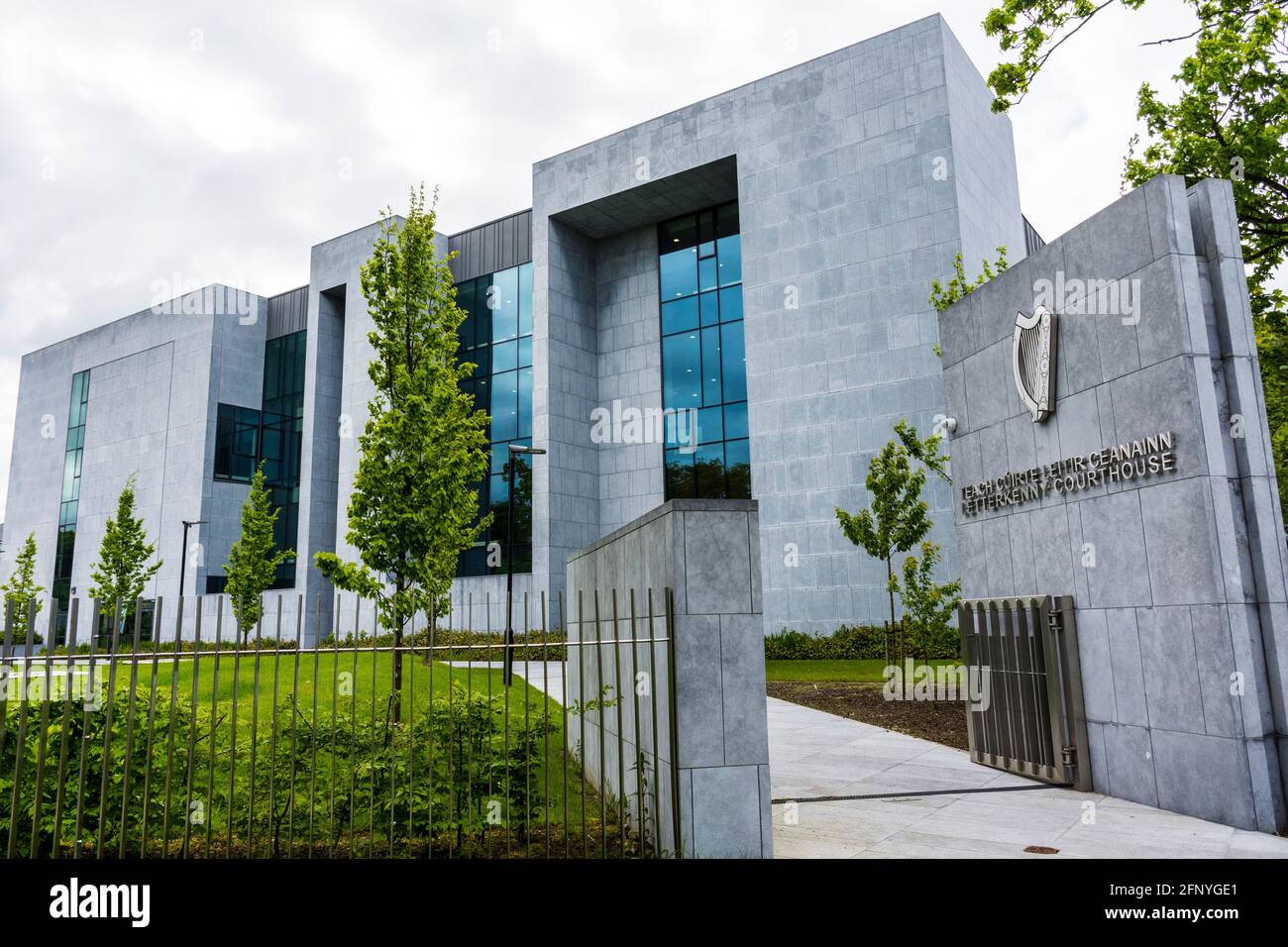 Courthouse building county donegal hi-res stock photography and images ...
