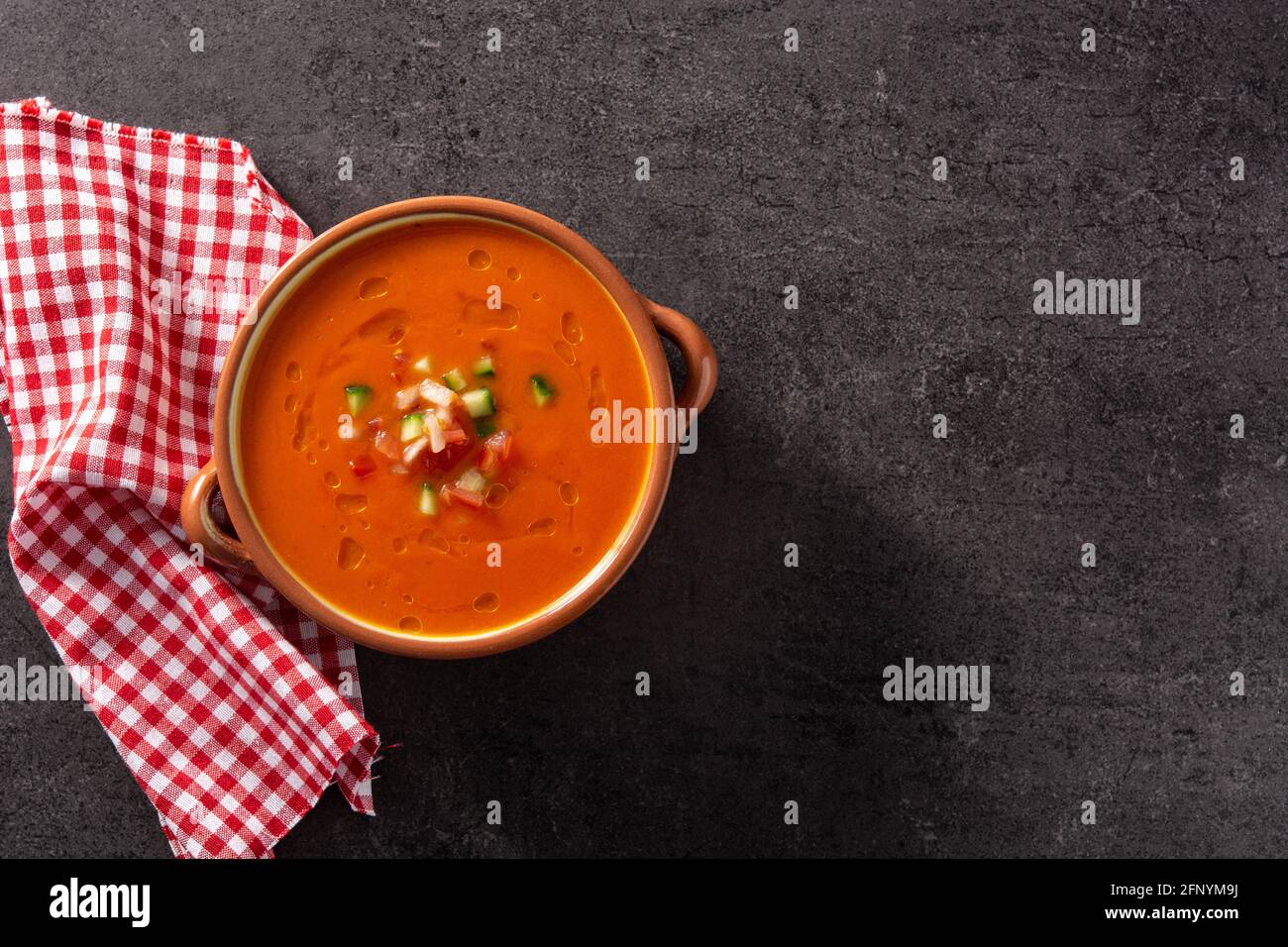 Stone pot vegetable soup hi-res stock photography and images - Alamy