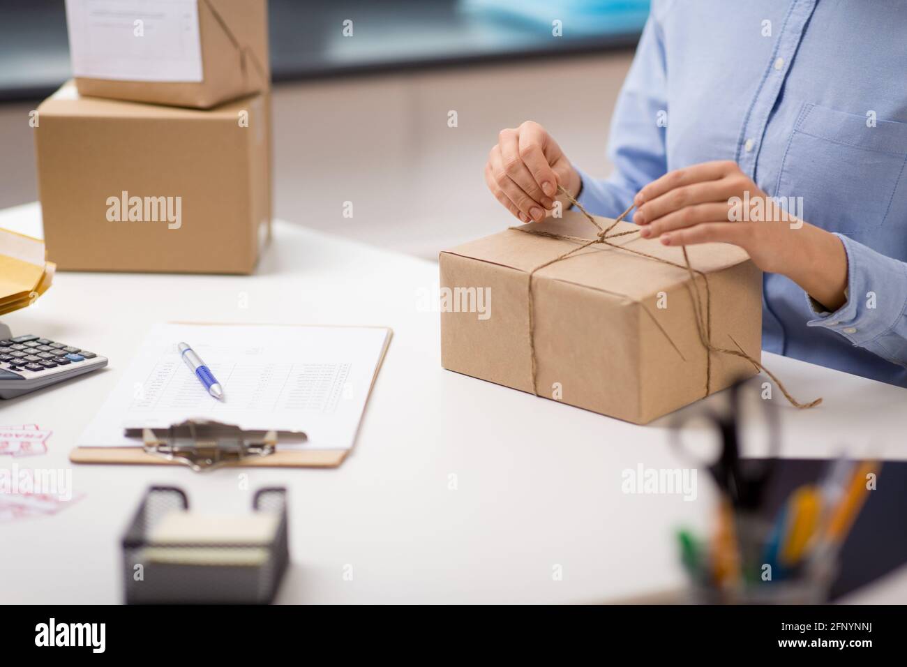 Checklist packing hi-res stock photography and images - Alamy