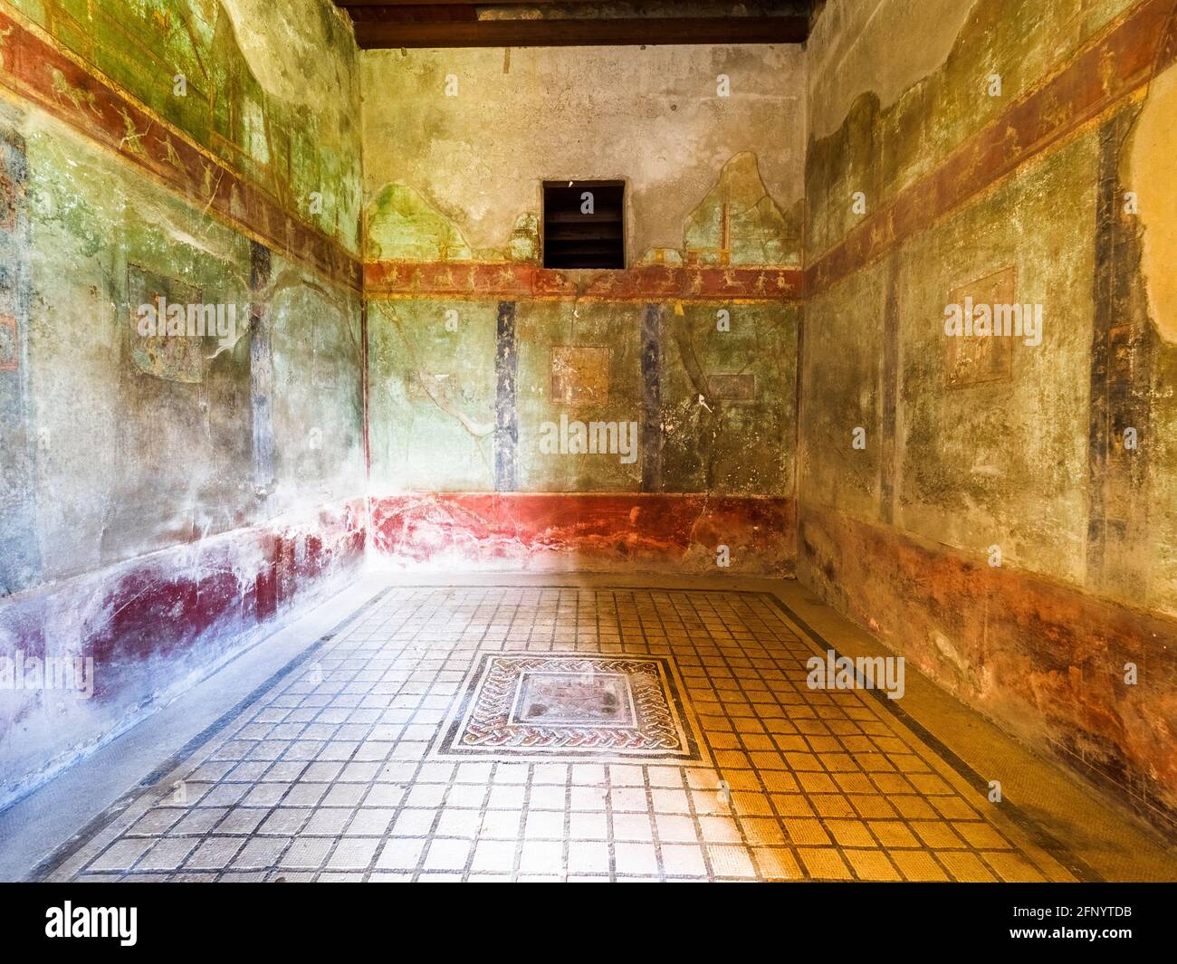 Fresco decorated walls in House of Menander (Casa del Menandro ...