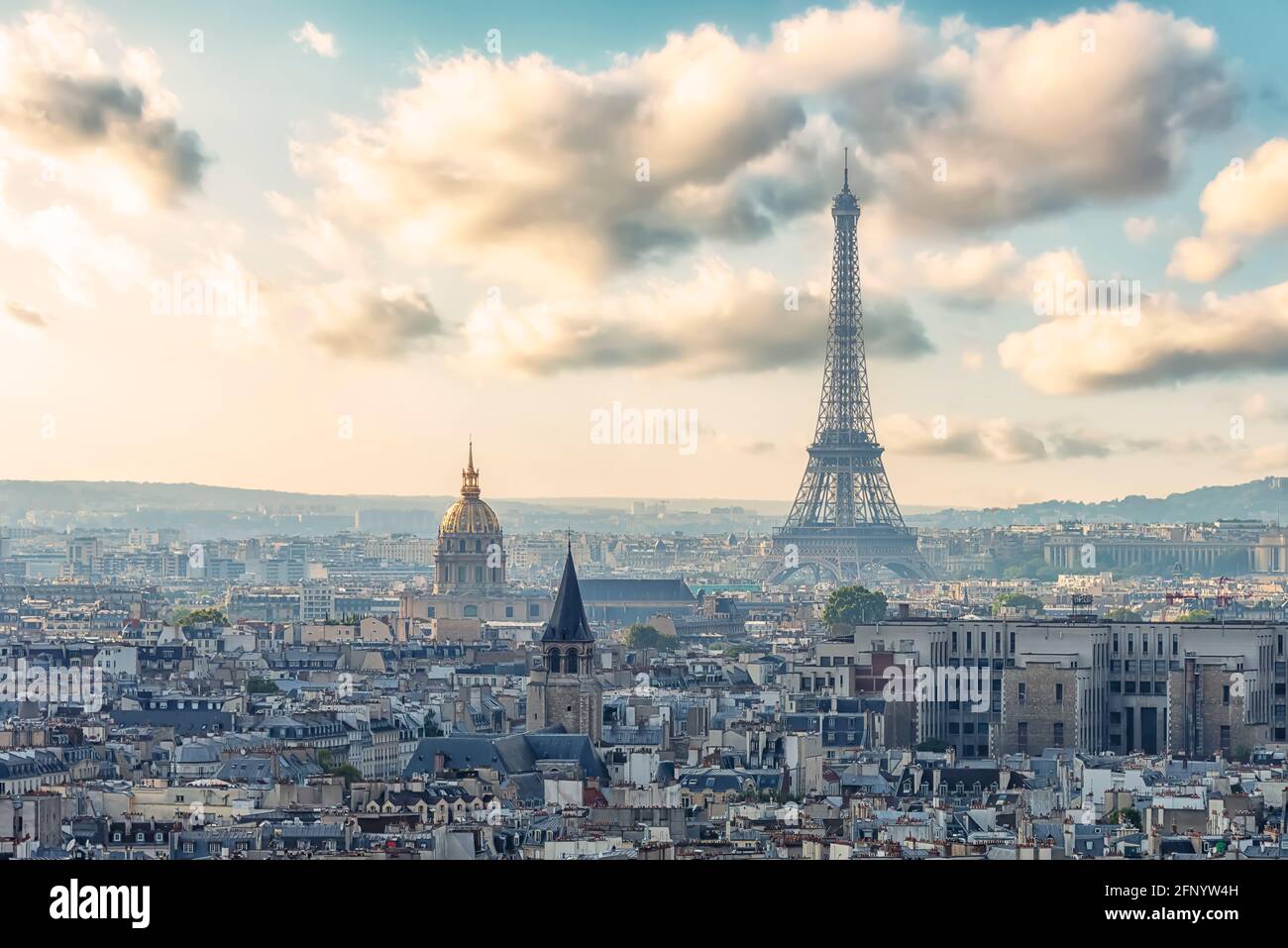 City scenic paris hi-res stock photography and images - Alamy