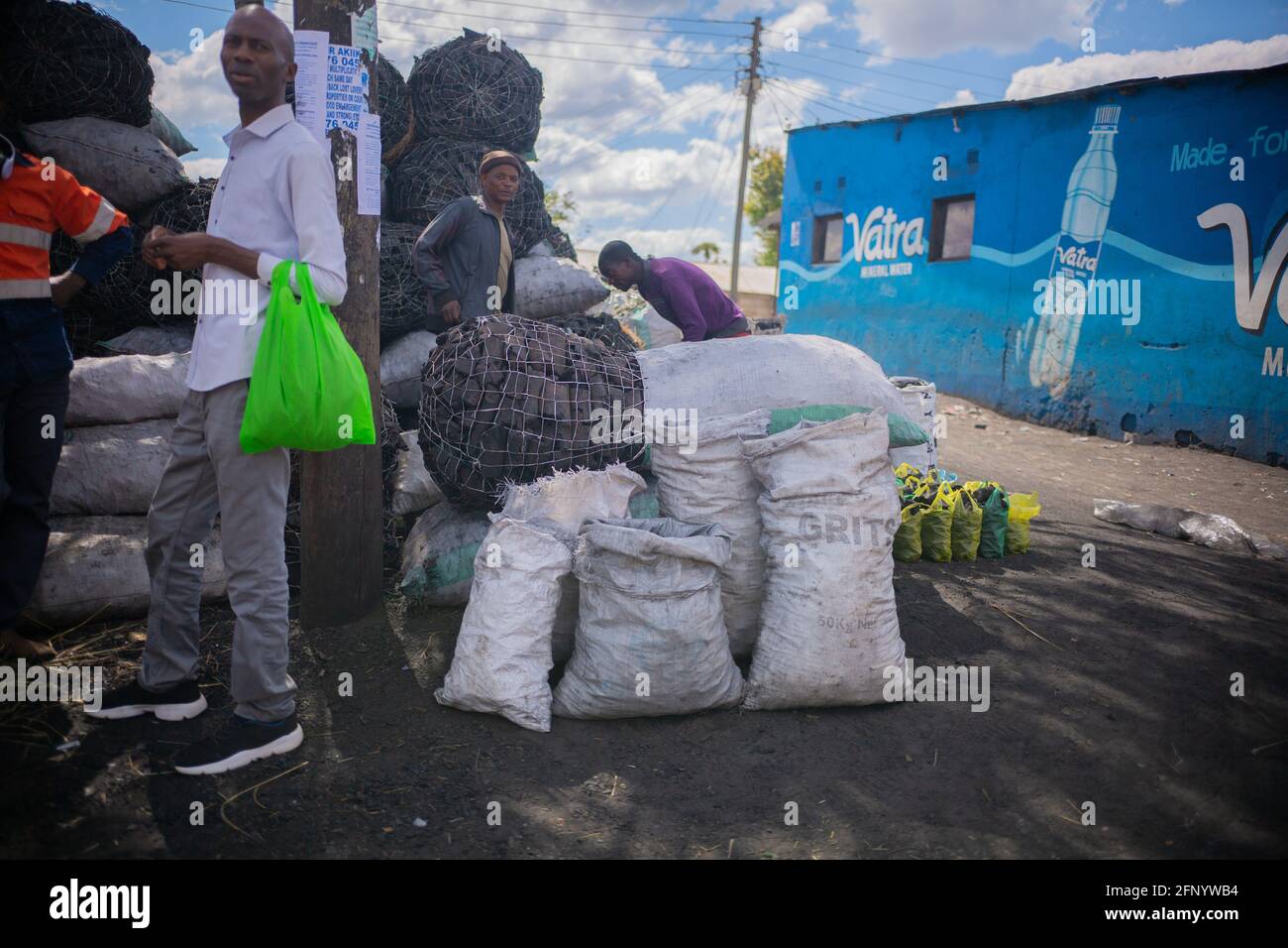 Zambia lusaka slum hi-res stock photography and images - Alamy
