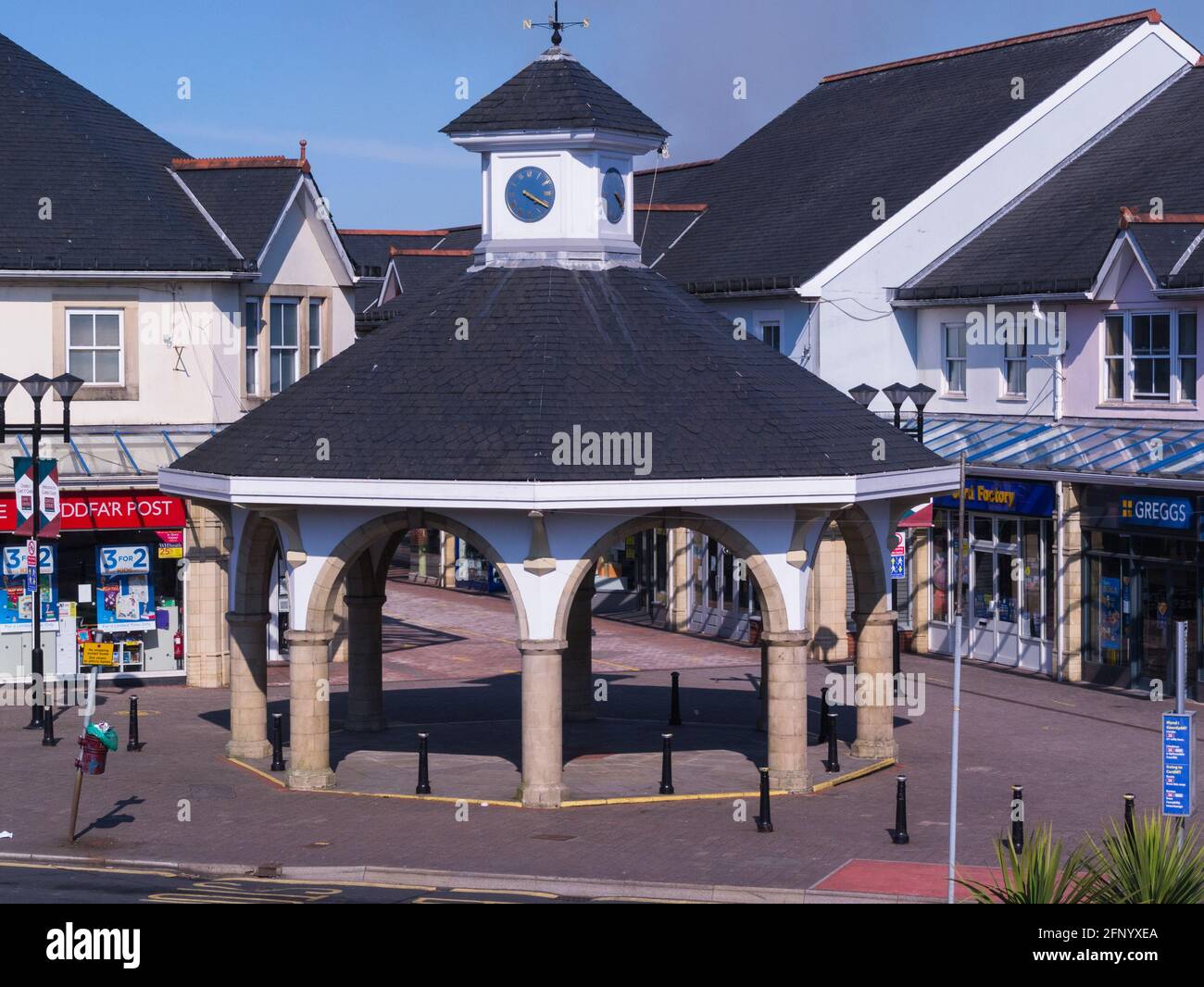 Caerphilly town centre hi-res stock photography and images - Alamy