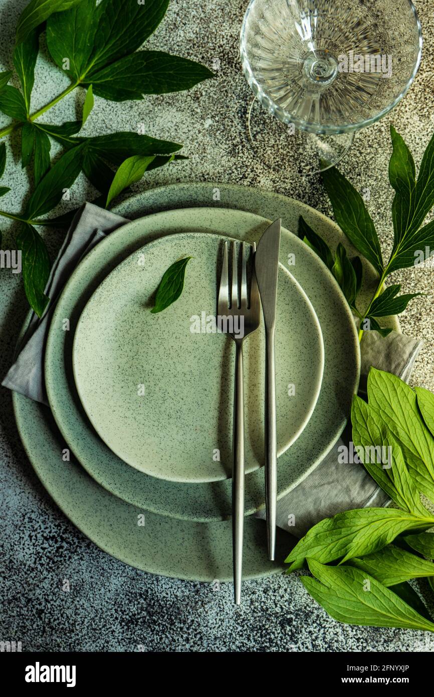 Overhead view of a rustic place setting on a table Stock Photo - Alamy