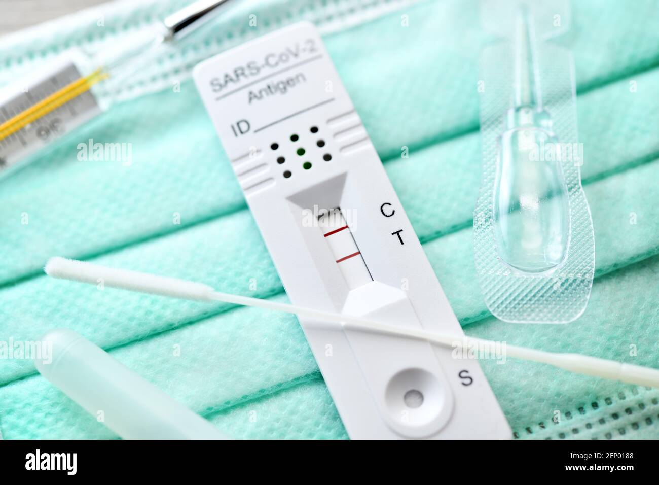 Coronaselbsttest hi-res stock photography and images - Alamy