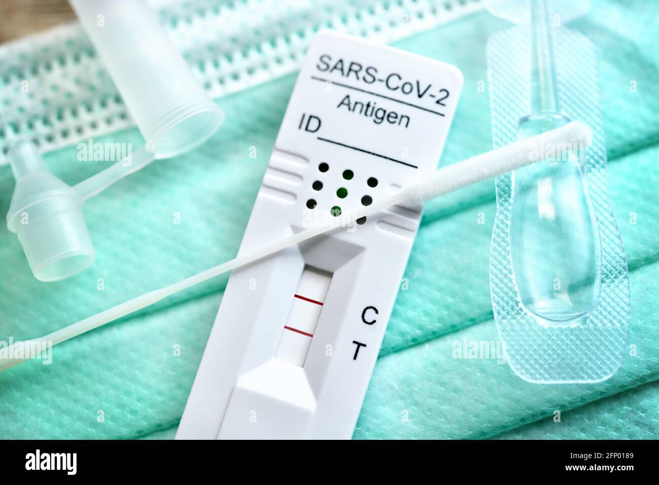 Coronaselbsttest hi-res stock photography and images - Alamy