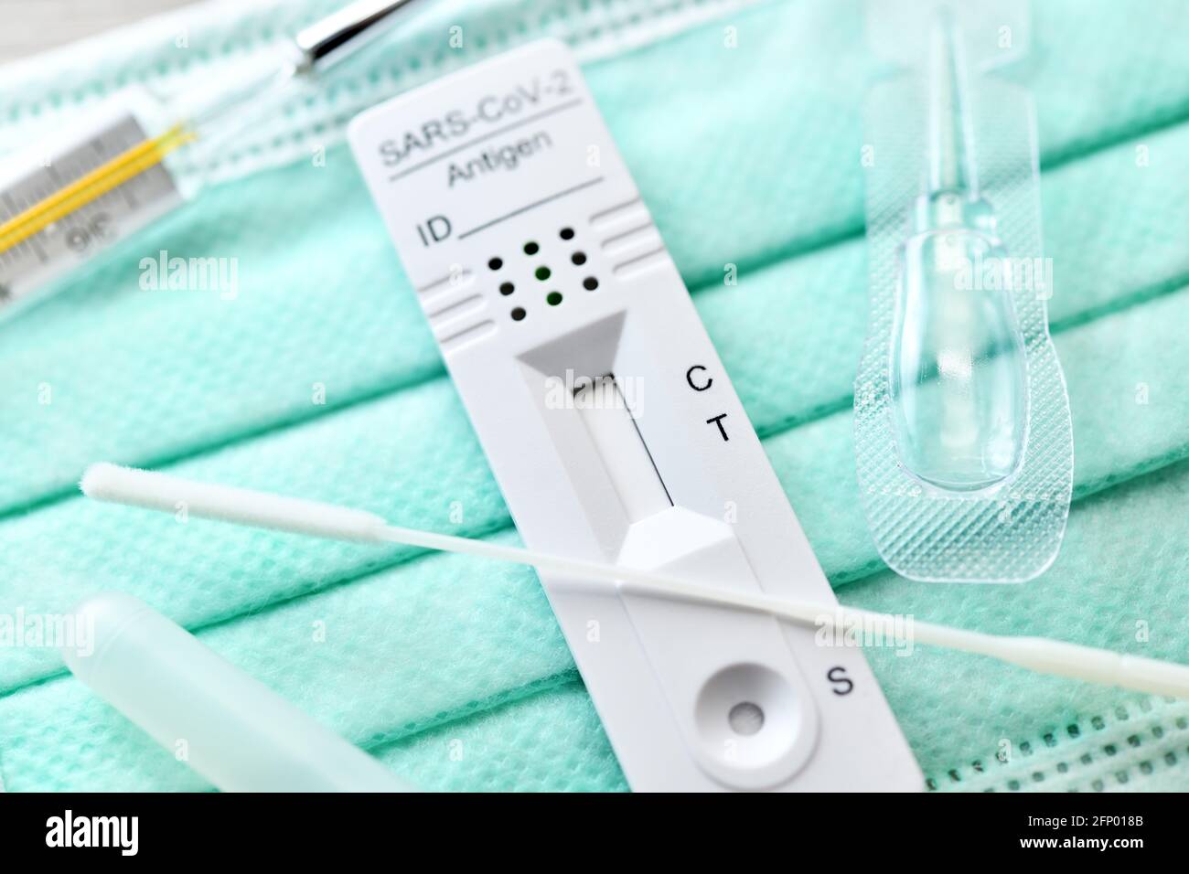 Coronaselbsttest hi-res stock photography and images - Alamy