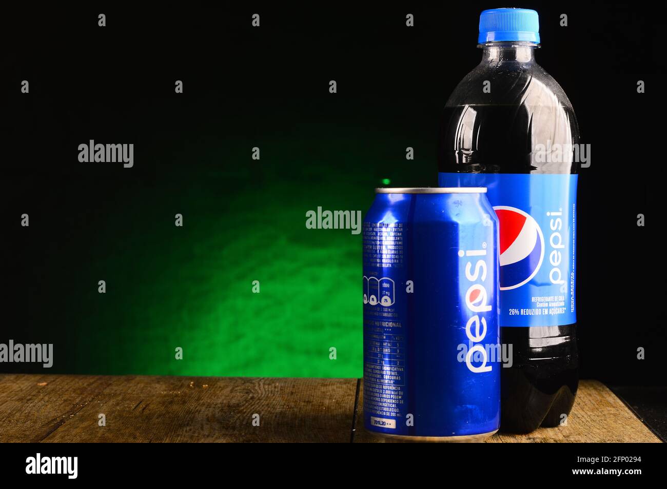 Pepsi soda can and bottle on the table Stock Photo - Alamy