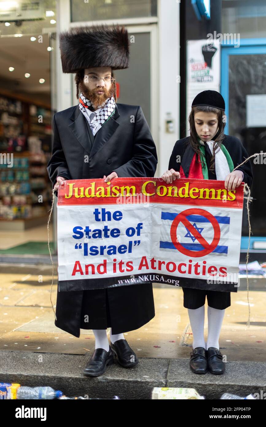 Portrait of orthodox Haredi Jews standing in solidarity with 'Free ...