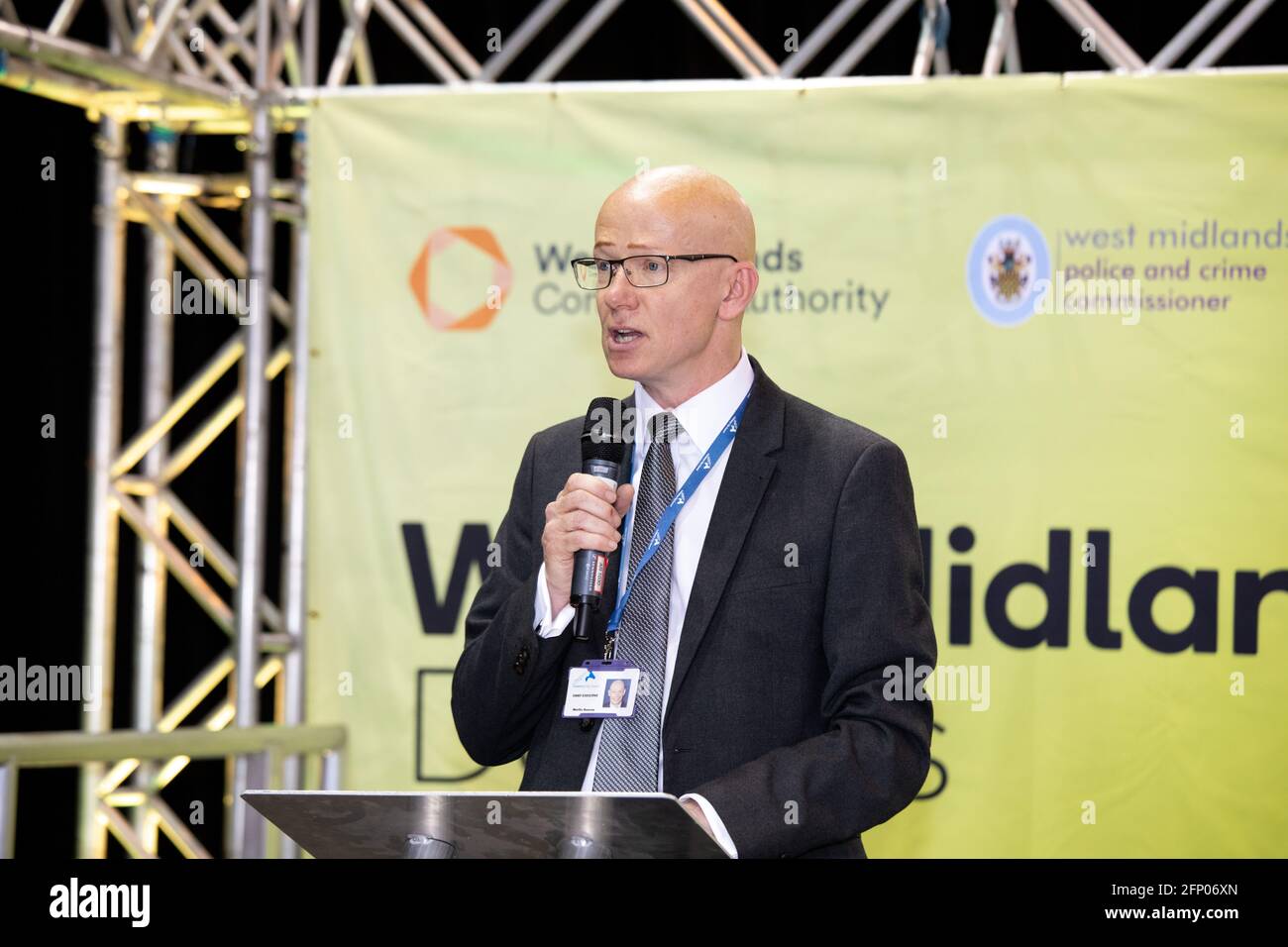 Returning officer Martin Reeves announces the Mayoral election result ...