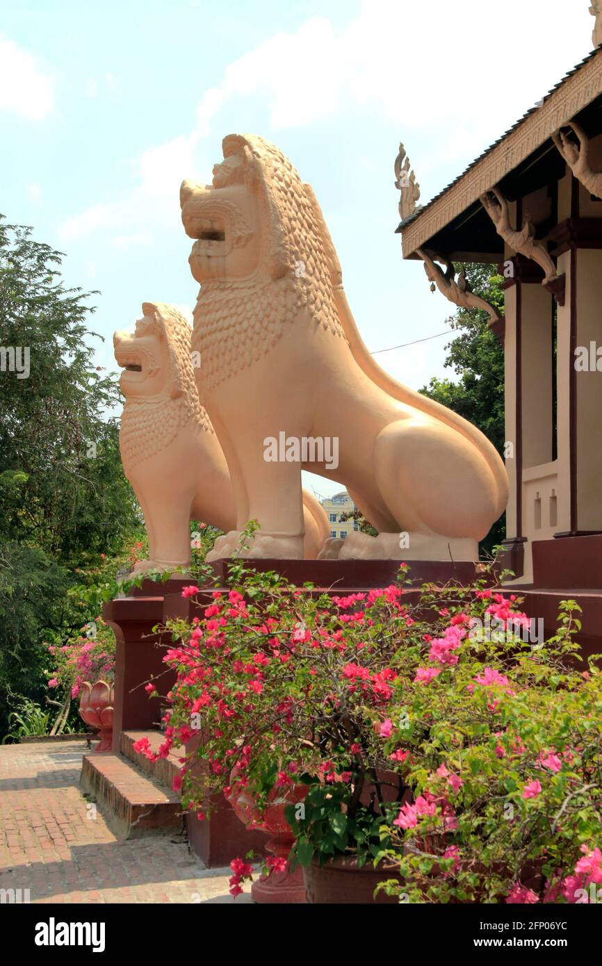 Wat Phnom Lion Statues in Phnom Penh Cambodia Stock Photo - Alamy