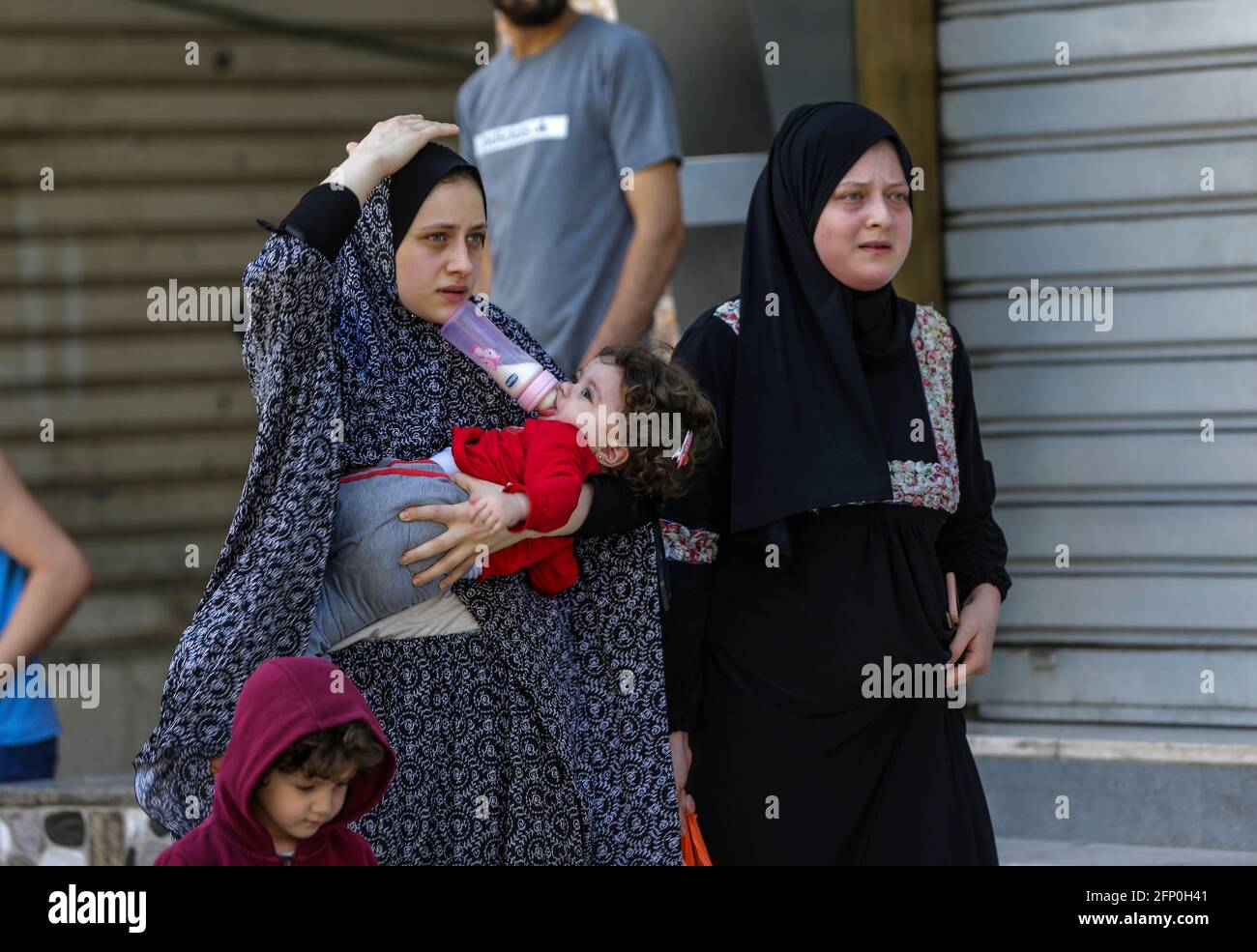 Palestine families hi-res stock photography and images - Alamy