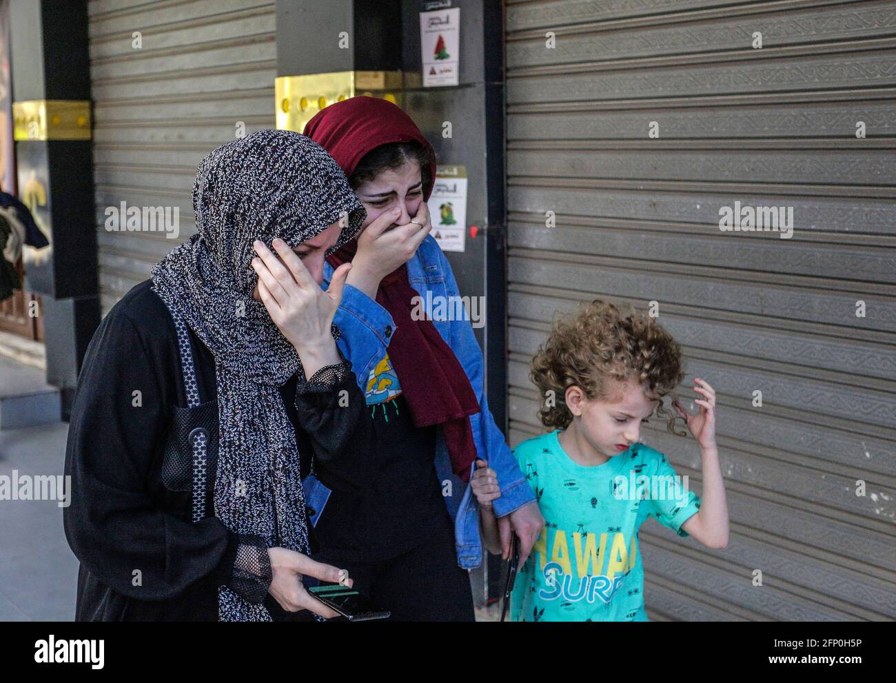 Palestine families hi-res stock photography and images - Alamy