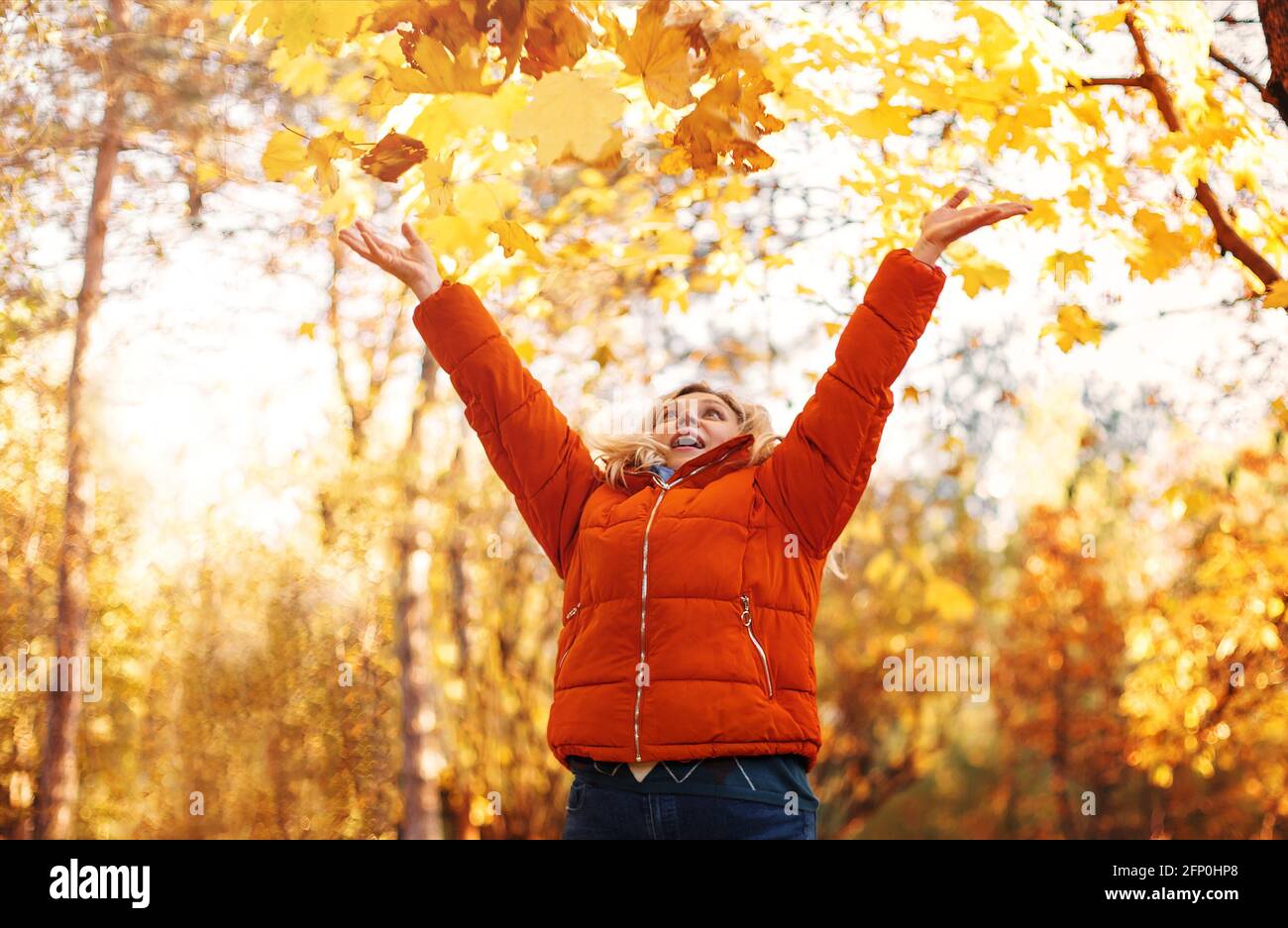 Sunny weekend hi-res stock photography and images - Alamy