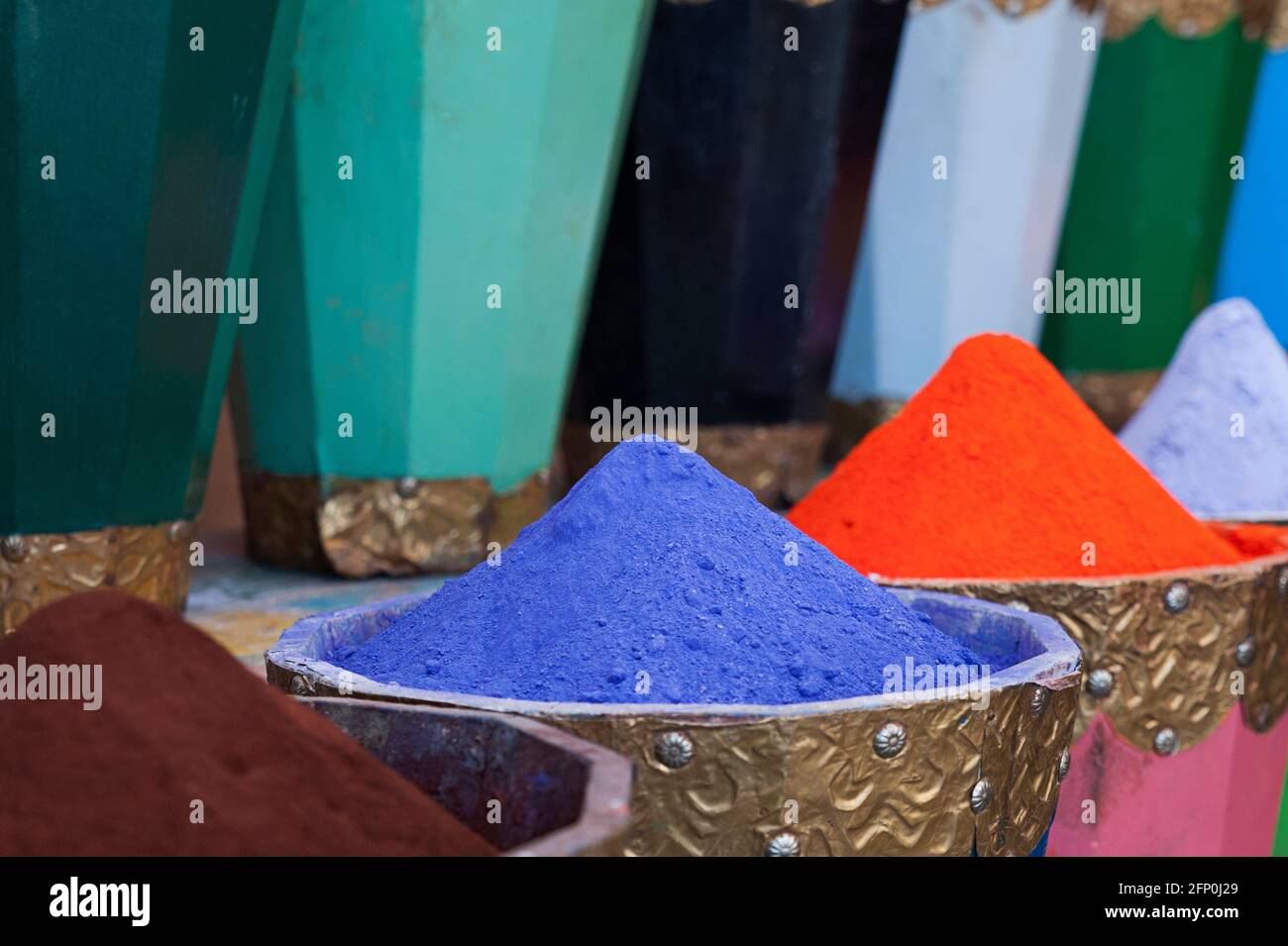 Vibrant color pigment powder used for dyeing fabrics, clothes or yarn ...