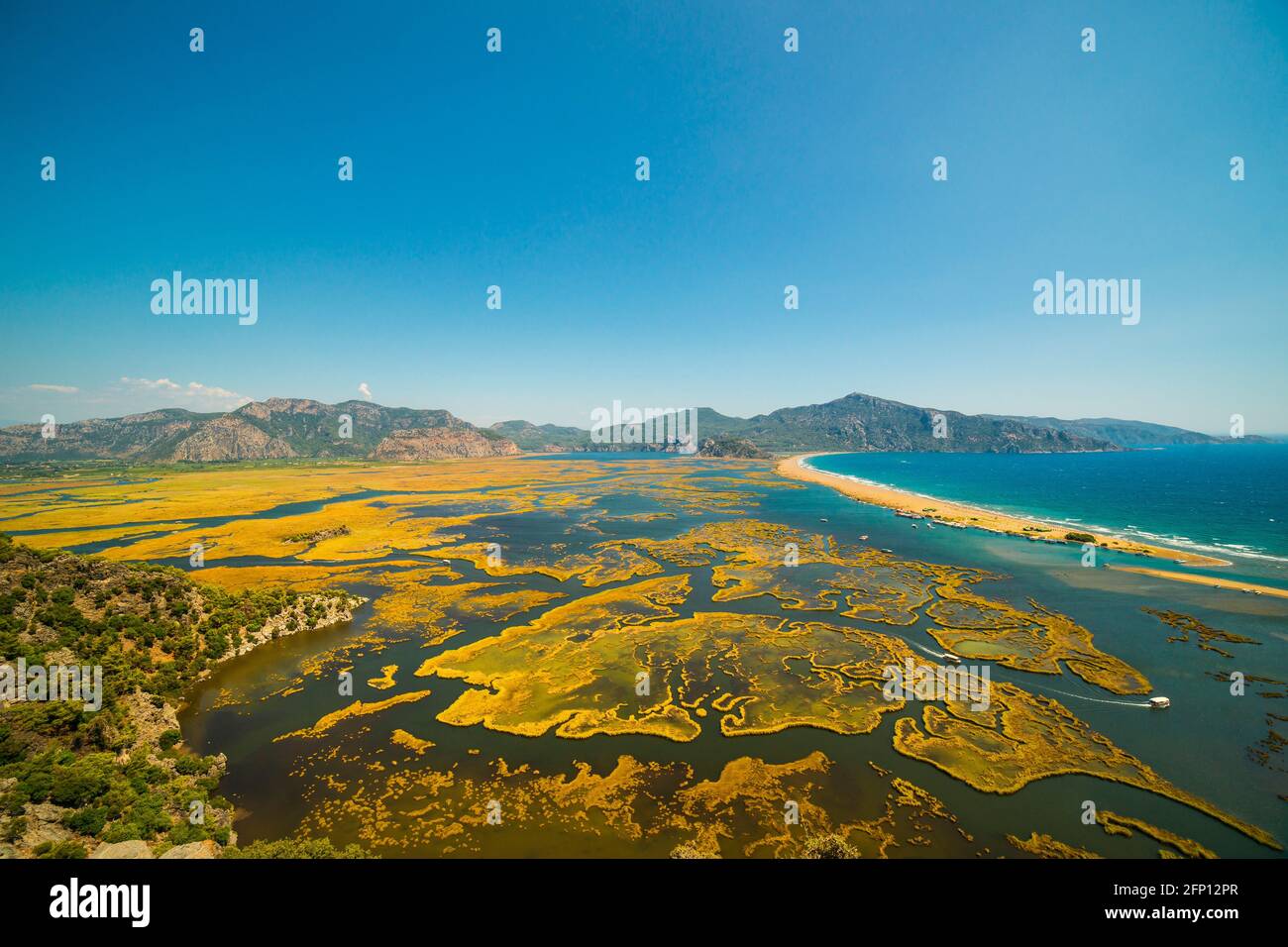 Sea water canal hi-res stock photography and images - Alamy