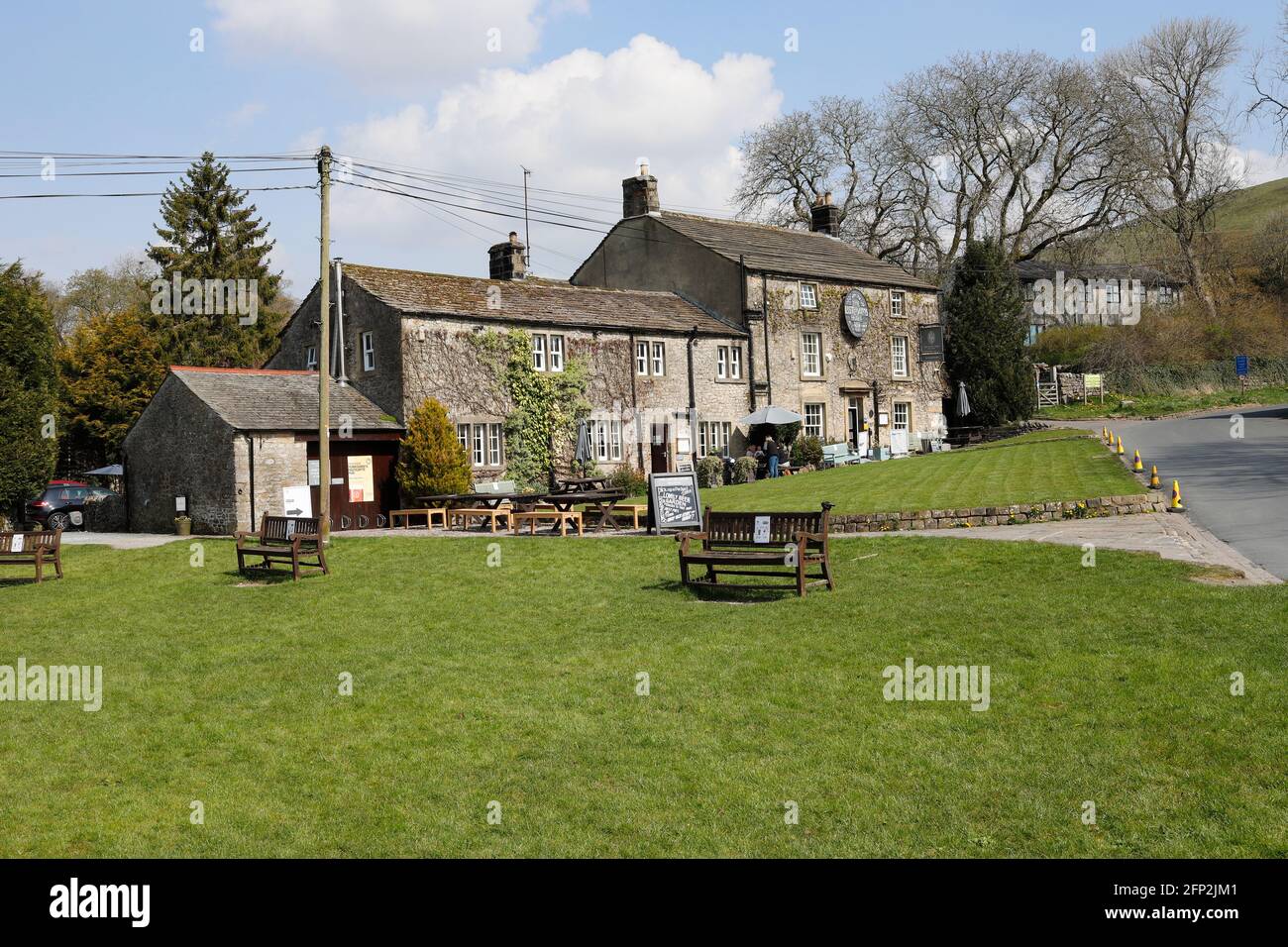 Malham village hi-res stock photography and images - Alamy