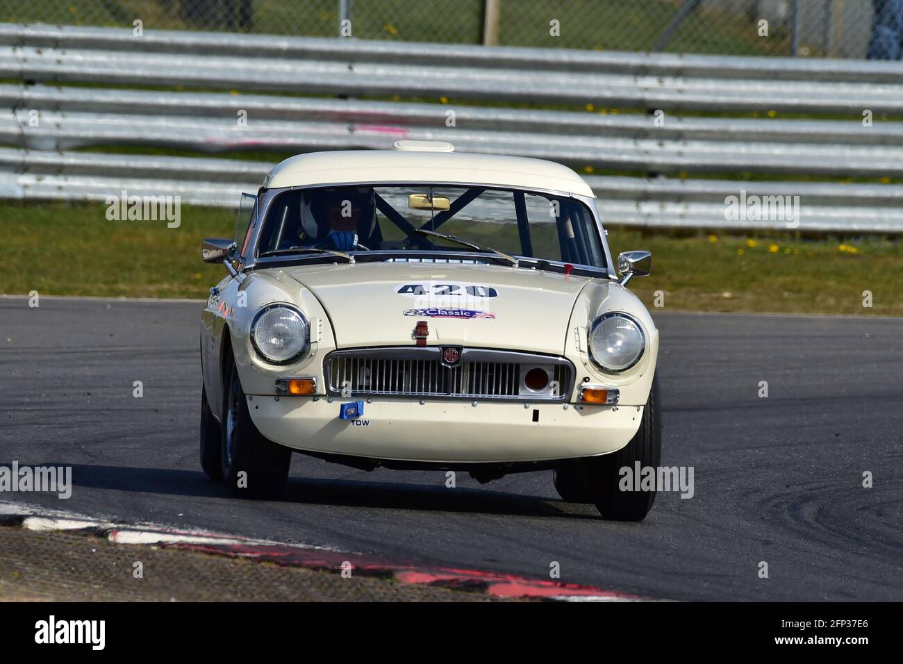Neil Howe, MG B, Ecurie Classic Racing, Historic Sports Car Club, HSCC ...
