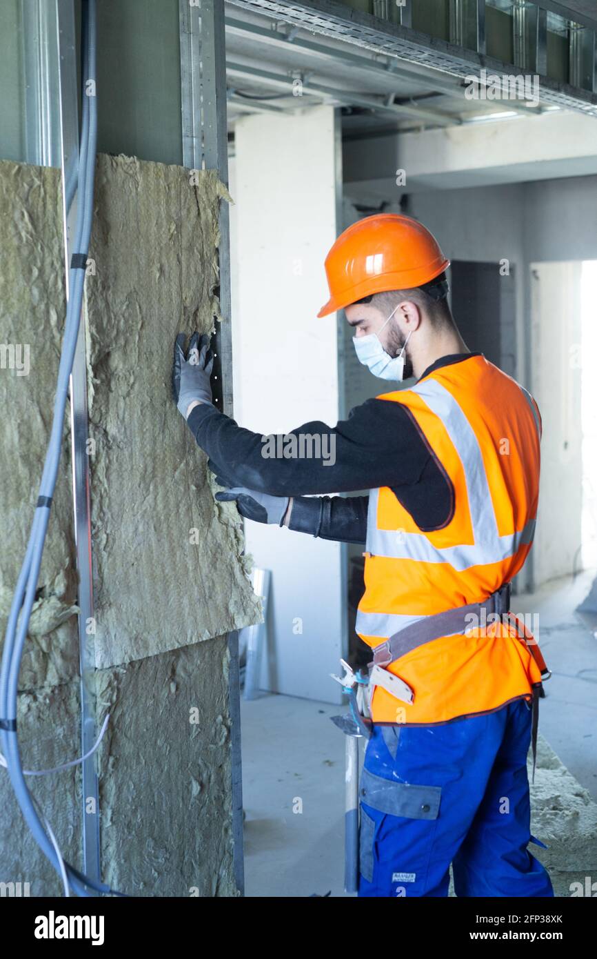 Builder mask hi-res stock photography and images - Alamy