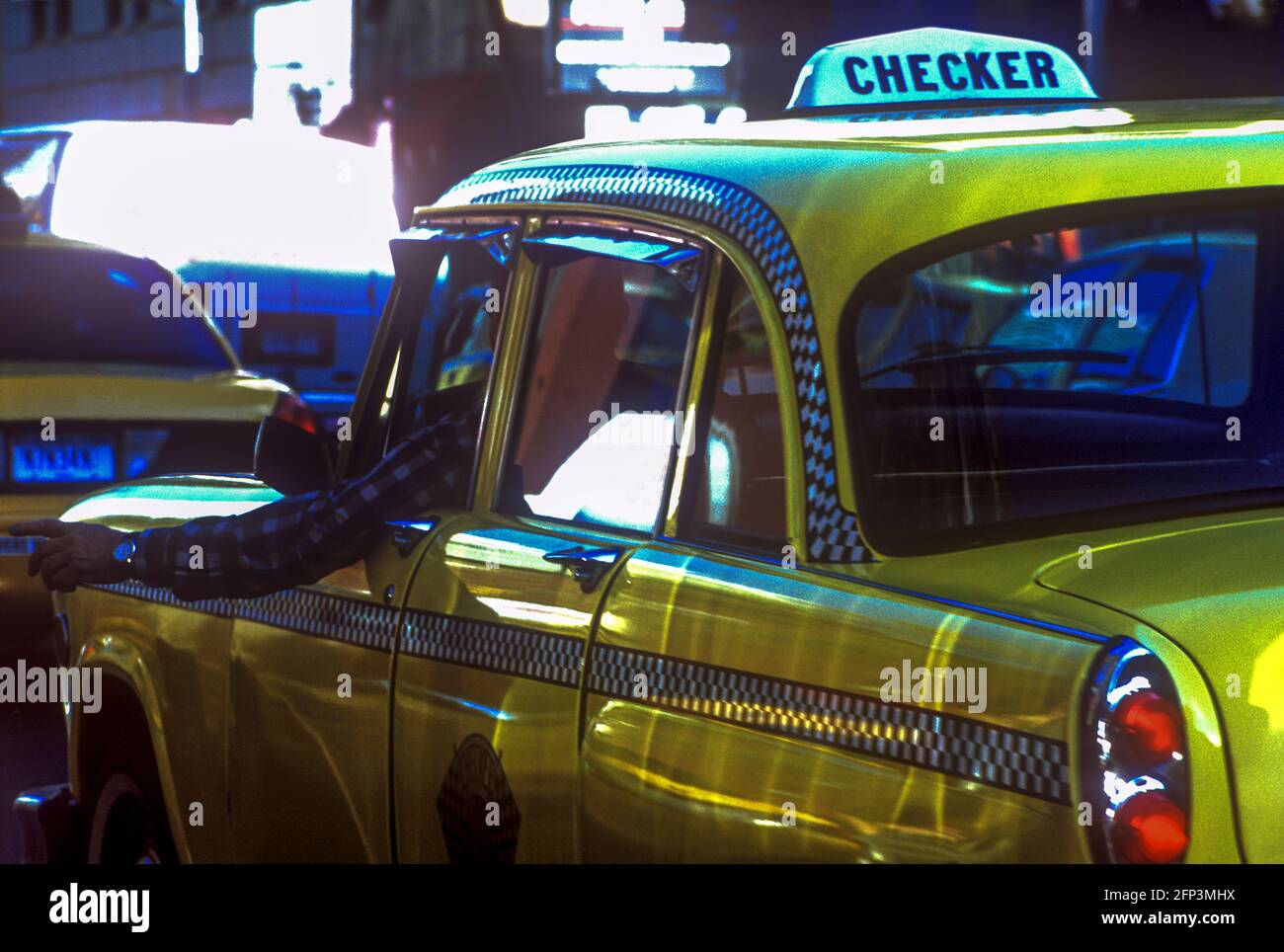 2005 HISTORICAL CLASSIC CHECKER YELLOW TAXI CAB (©CHECKER MOTORS 1958 ...