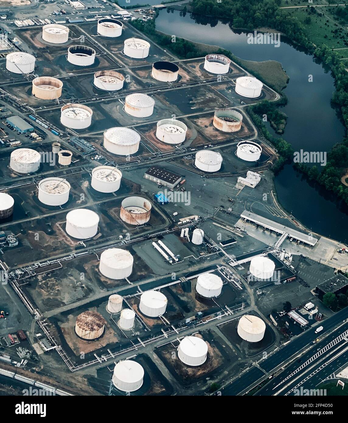 Linden oil refinery hi-res stock photography and images - Alamy