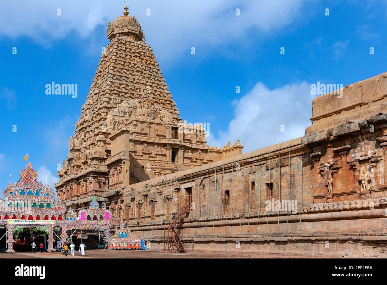 Sri-vimana at the Brihadishvera Hindu Temple in the city of Thanjavur ...