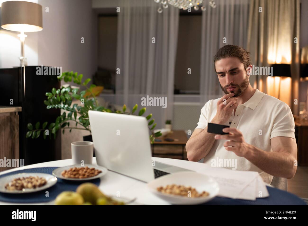 Online credentials hi-res stock photography and images - Alamy