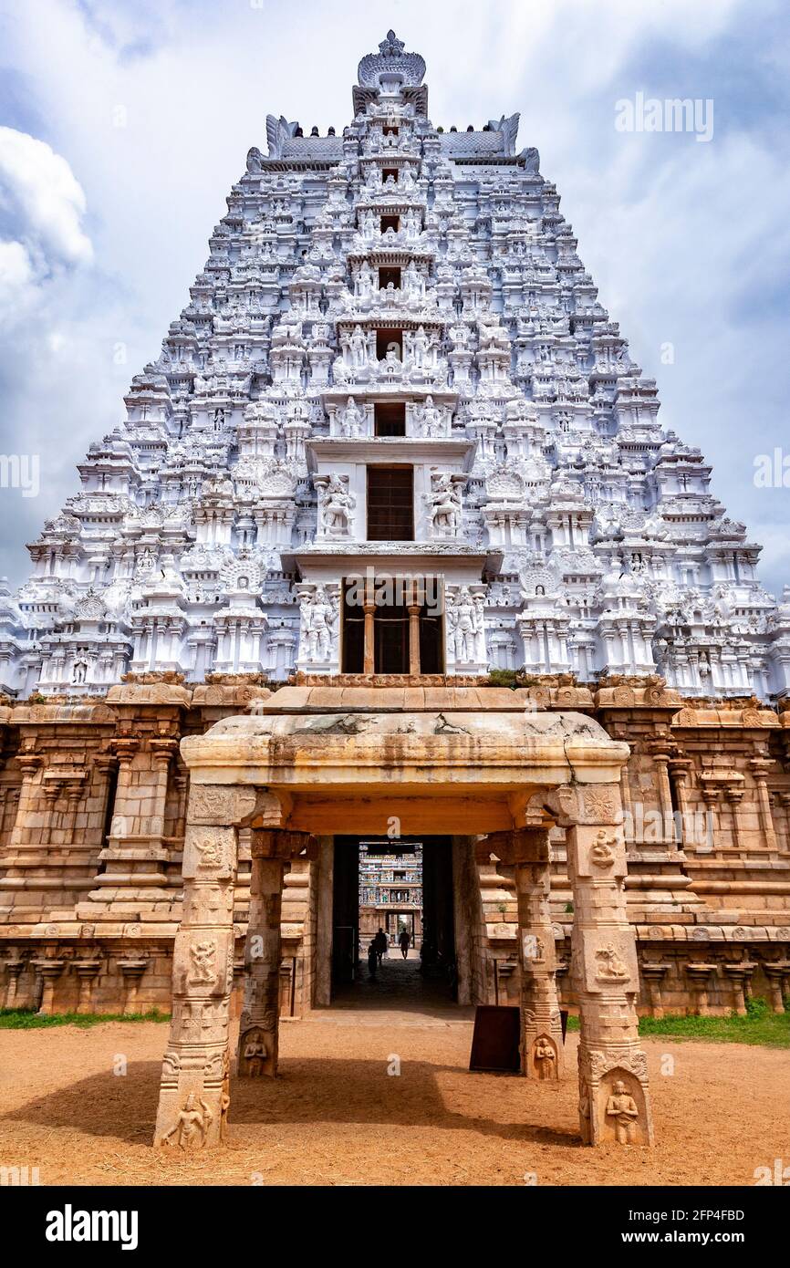 White gopuram hi-res stock photography and images - Alamy