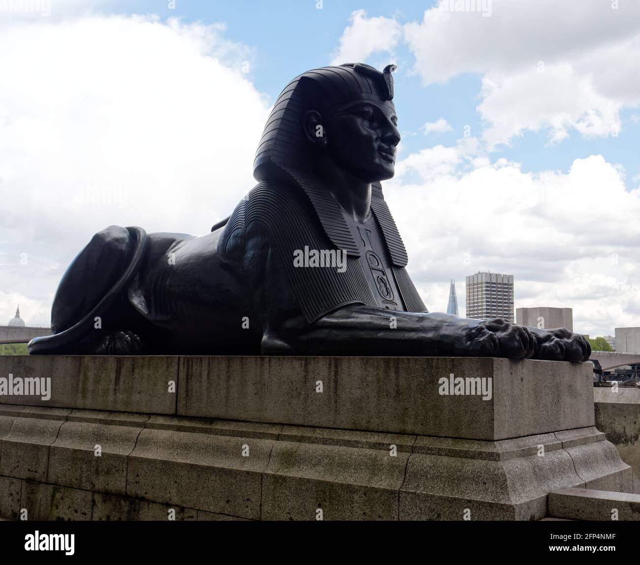 Statue sphinx london embankment hi-res stock photography and images - Alamy