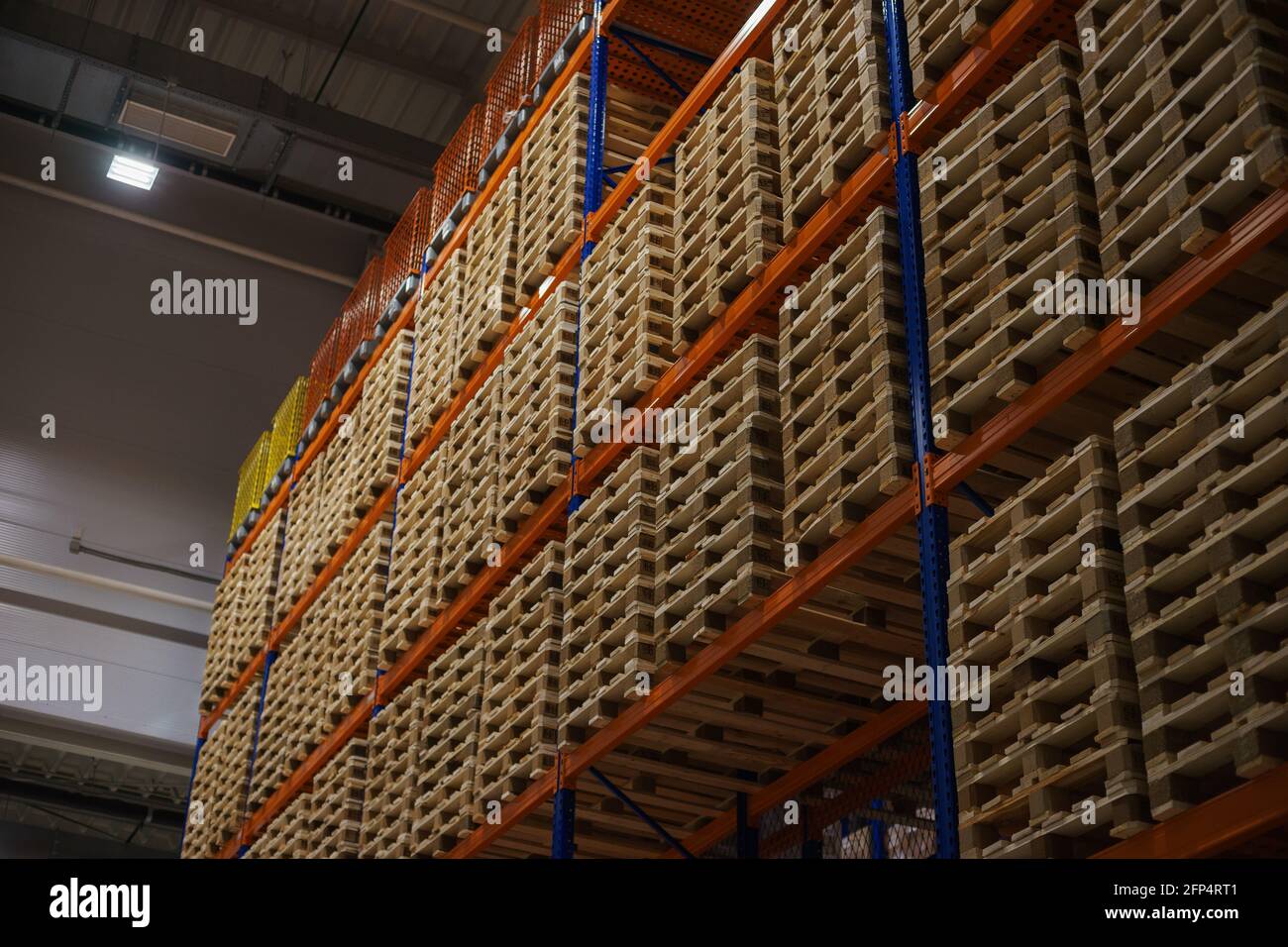 Cargo beam hi-res stock photography and images - Alamy