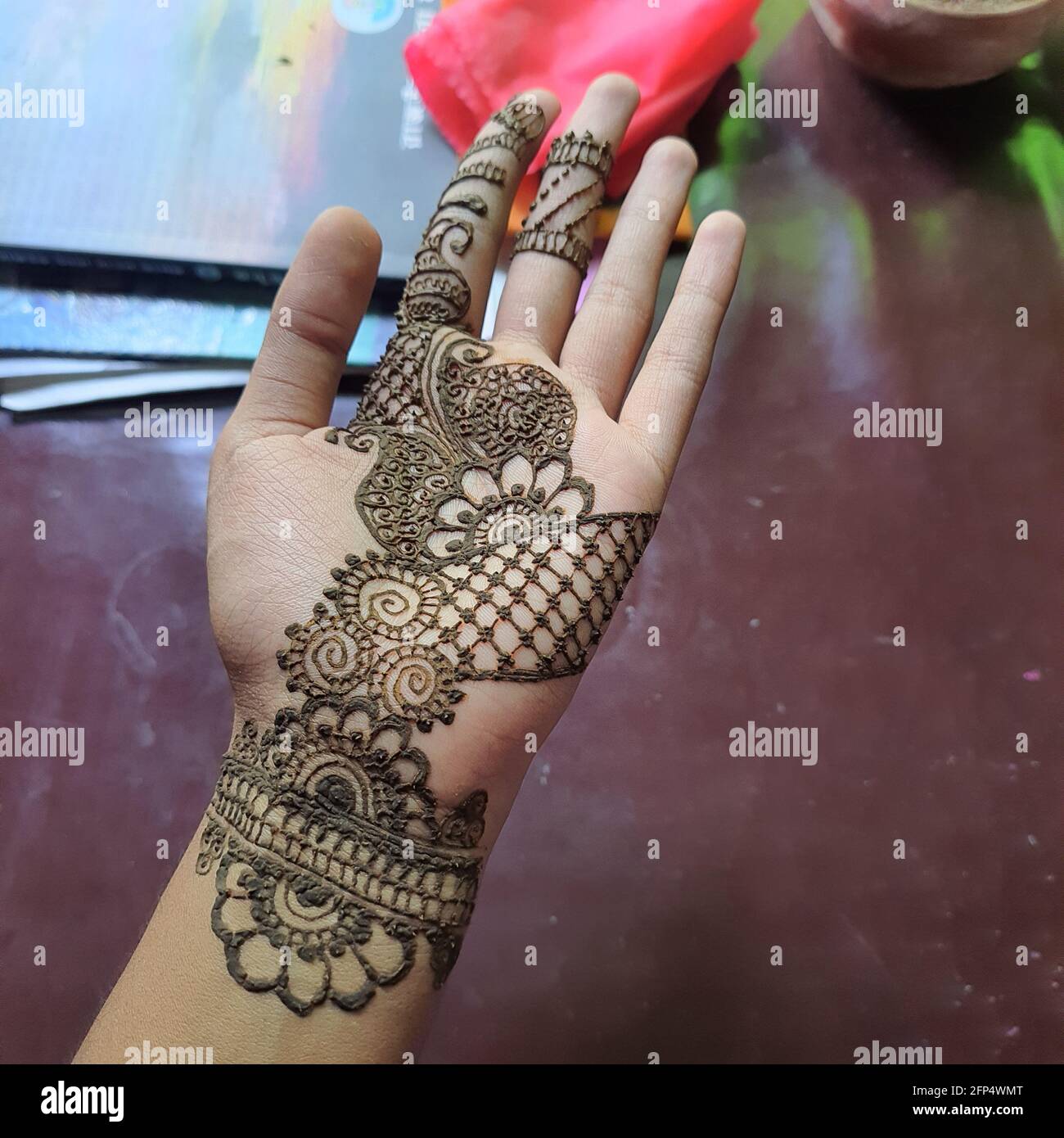 Girl mehndi design henna hand hi-res stock photography and images - Alamy