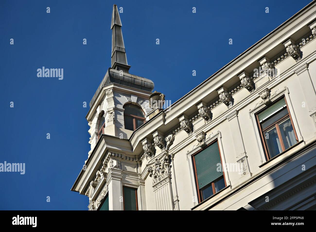 Neo gothic style mausoleum hi-res stock photography and images - Alamy