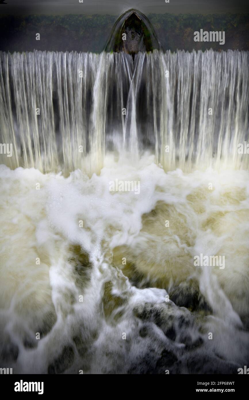 Churning water hi-res stock photography and images - Alamy