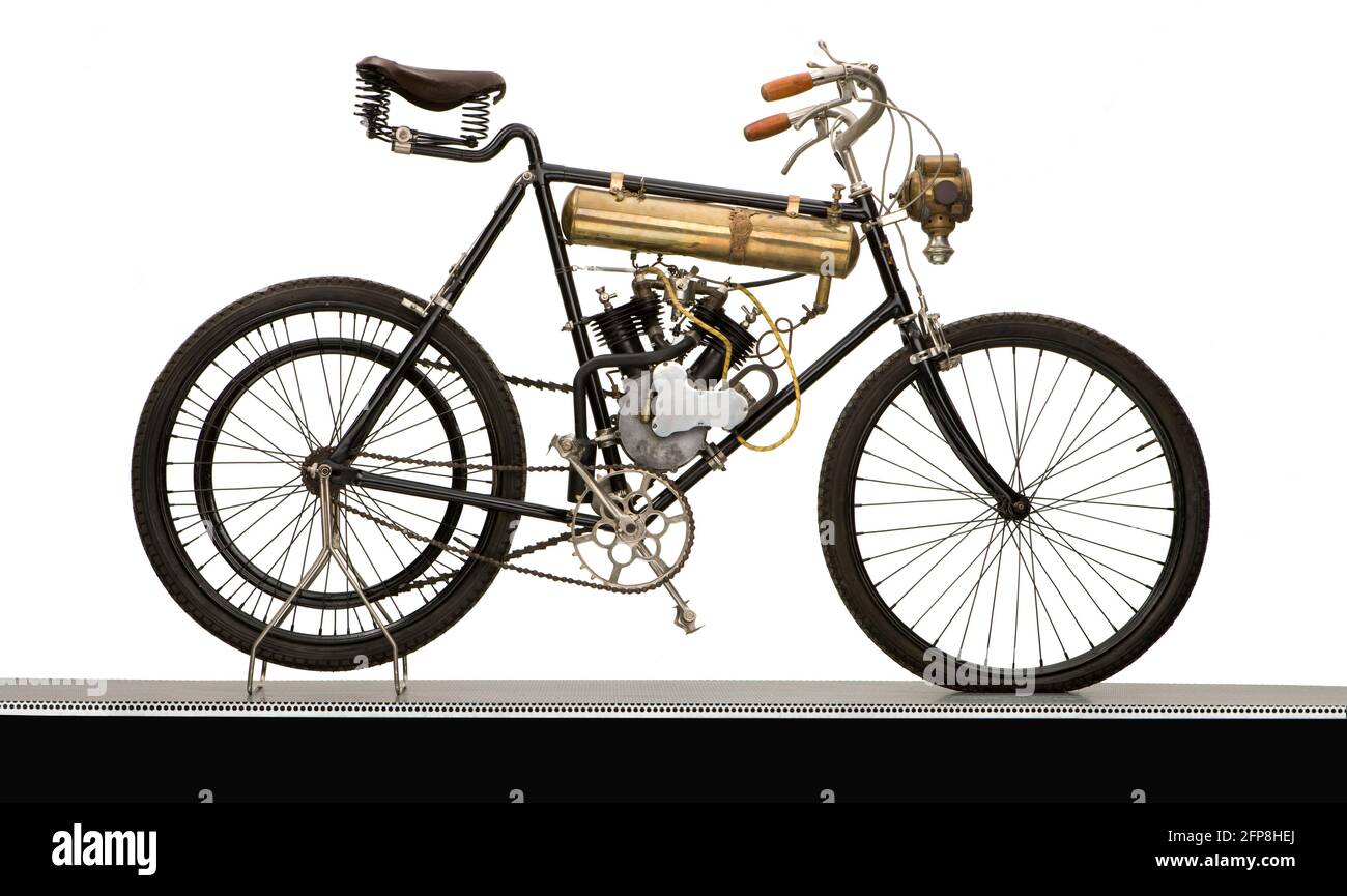 1913 Griffon 350cc V-twin motorcycle Stock Photo - Alamy