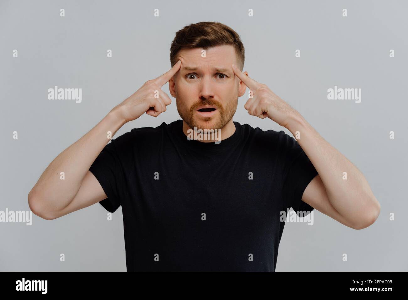 Man concentrate hi-res stock photography and images - Alamy