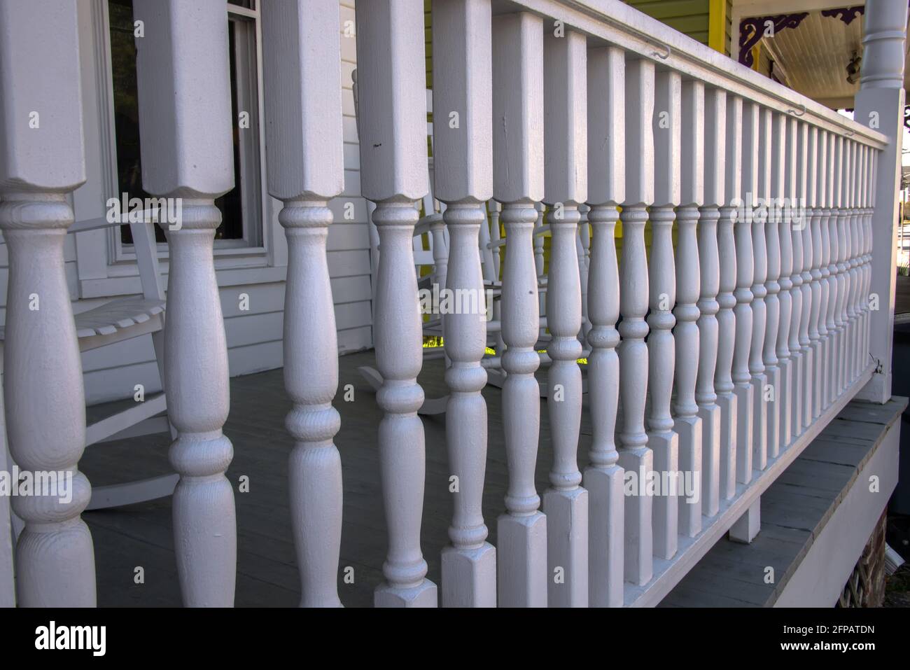 White railing railings hi-res stock photography and images - Alamy
