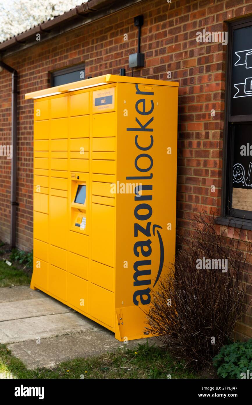 Amazon locker hi-res stock photography and images - Alamy