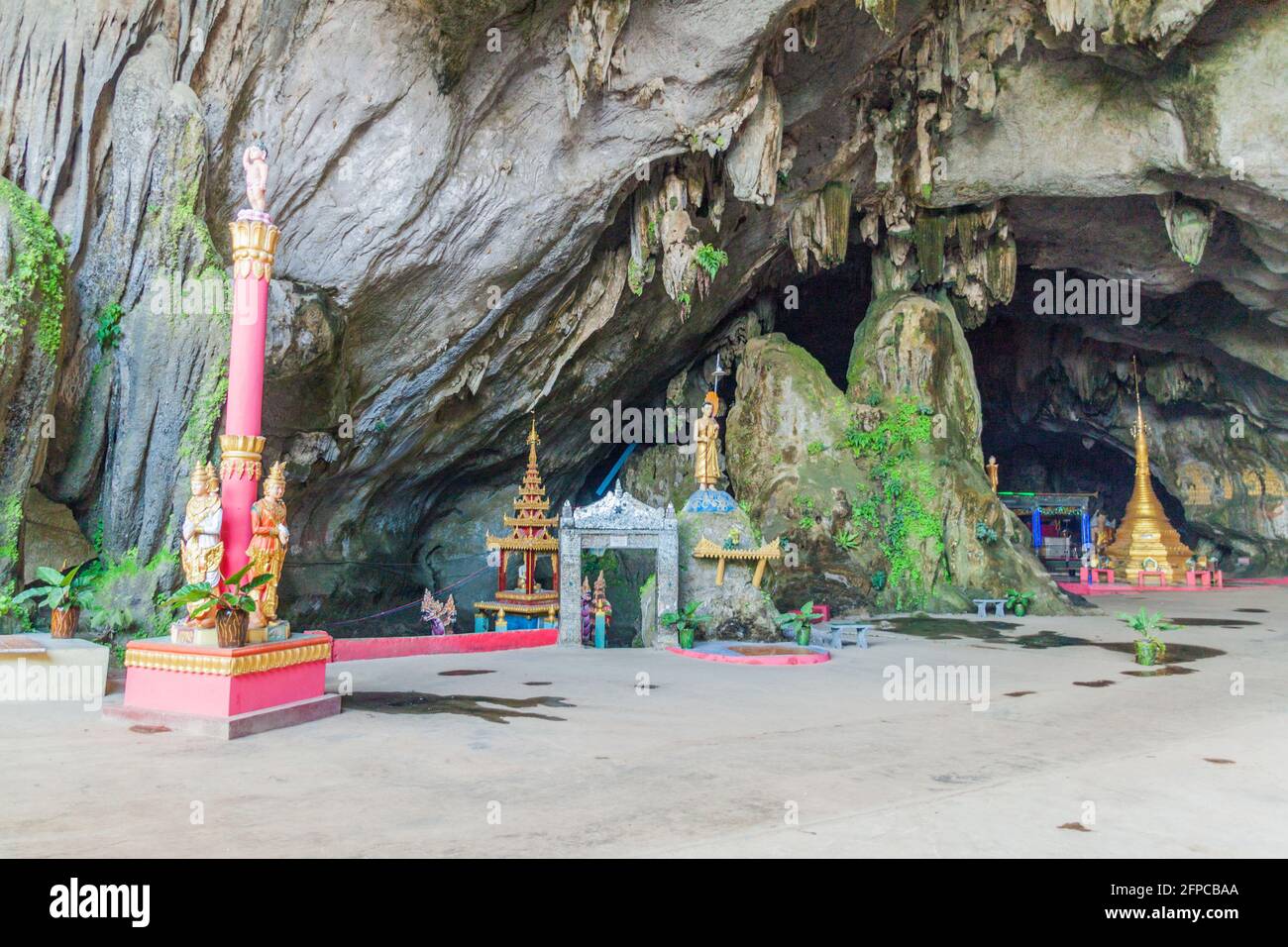 View of Saddan cave near Hpa An, Myanmar Stock Photo - Alamy